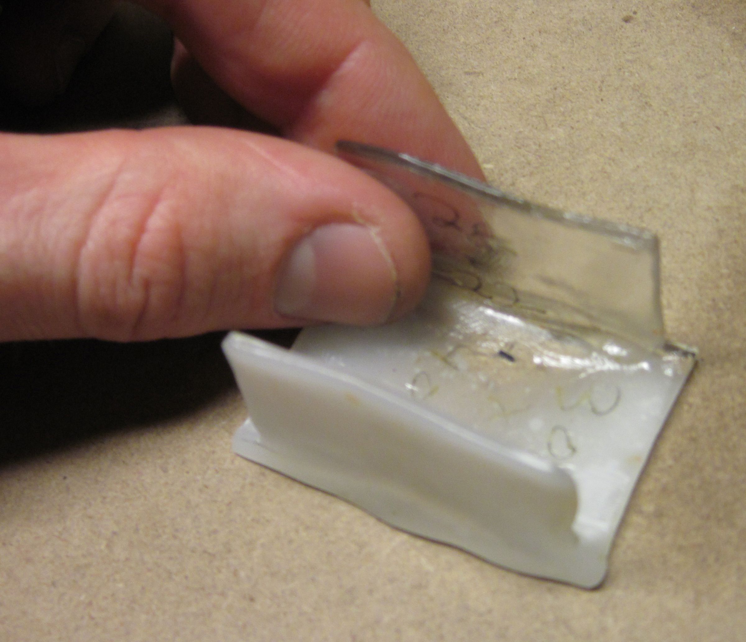 Custom Thermoplastic Battery Holder. : 6 Steps - Instructables