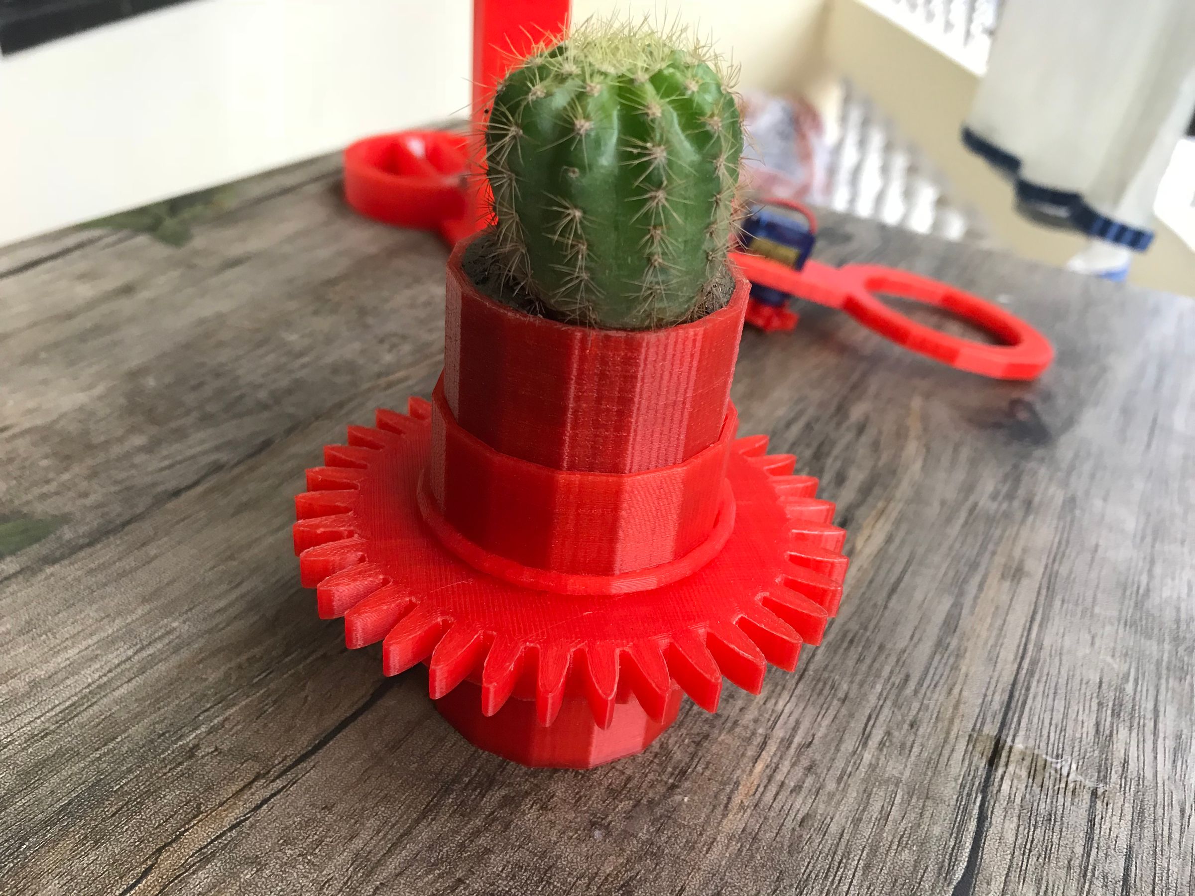 Rotating Planter (Self-Watering) : 7 Steps (with Pictures) - Instructables