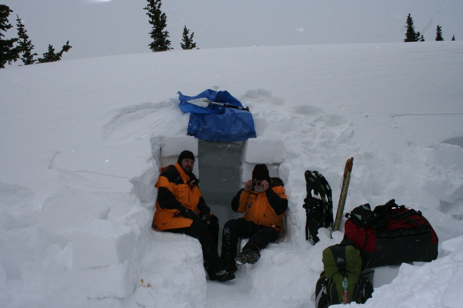 How to Build a Snow Cave for Winter Survival : 5 Steps (with Pictures ...