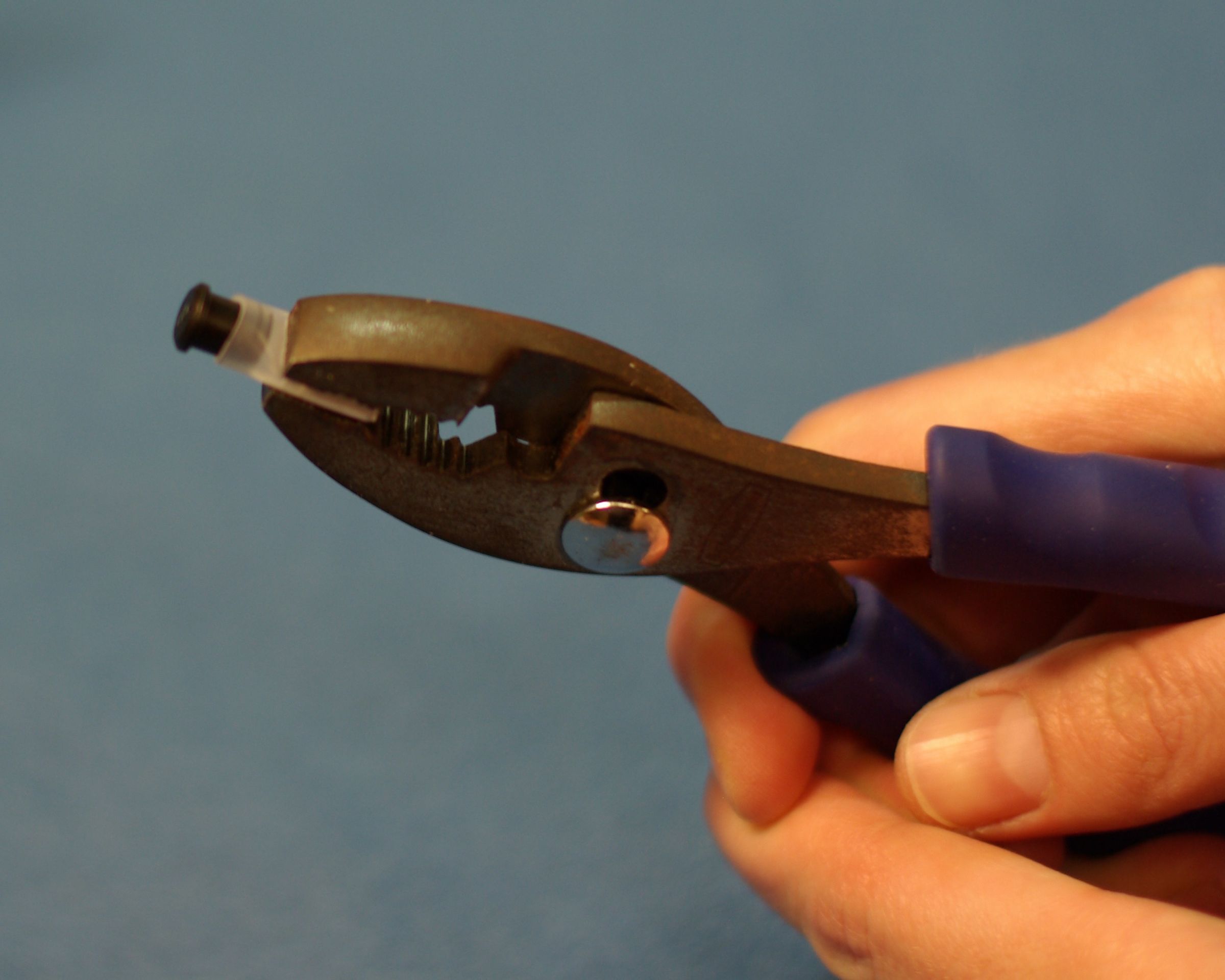 Transform a Ballpoint Pen Into a Survival Whistle Mini-pen : 19 Steps ...