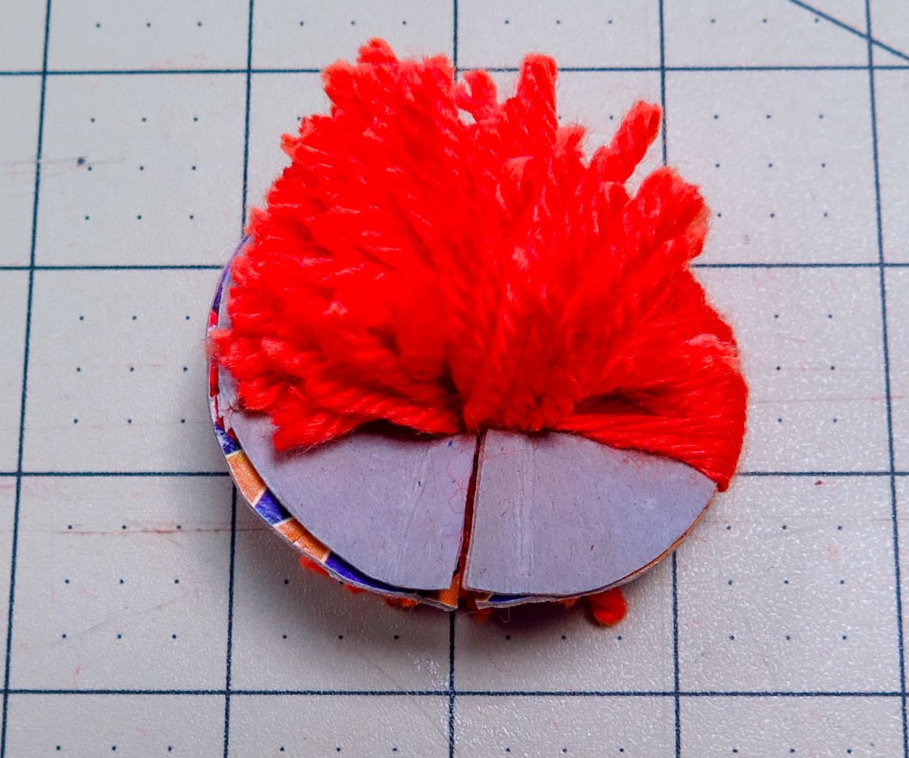 How to Make Pom Poms : 8 Steps (with Pictures) - Instructables