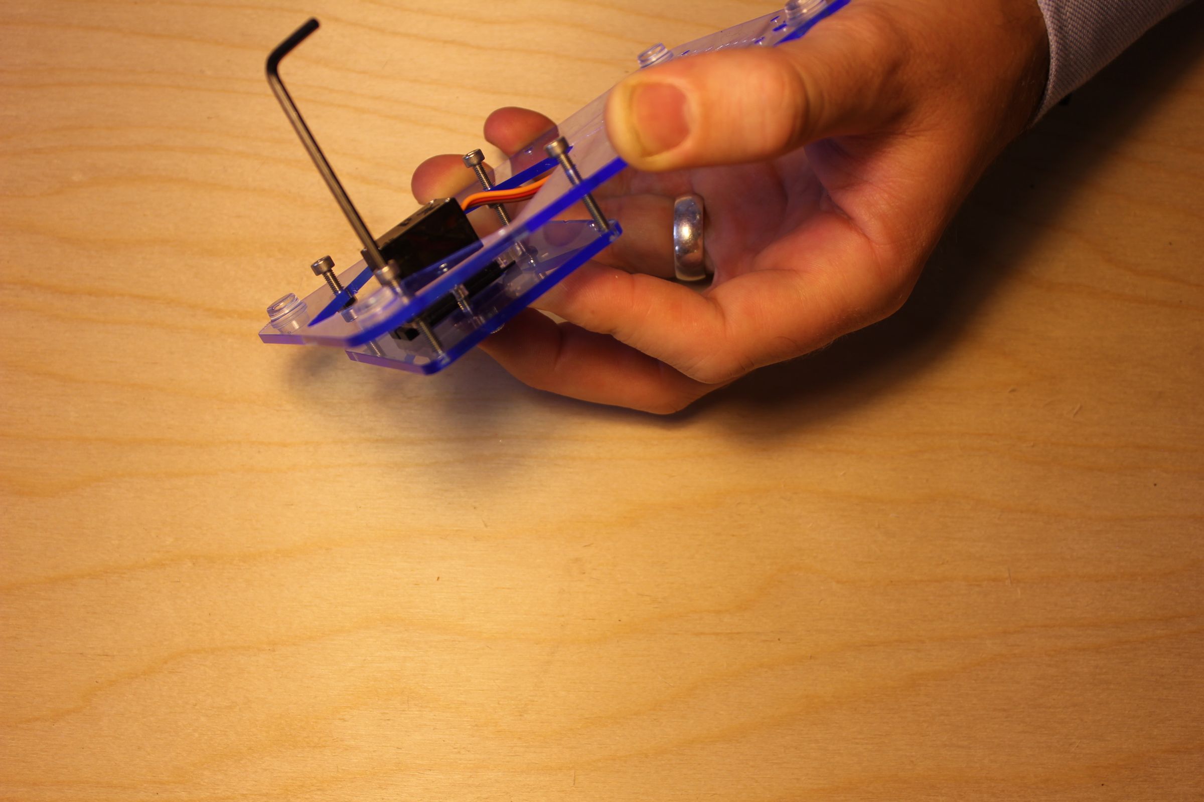 MeArm V1.1 - Tiny Open Source Robot Arm - Arduino, Raspberry Pi, Micro:bit Compatible : 18 Steps ...