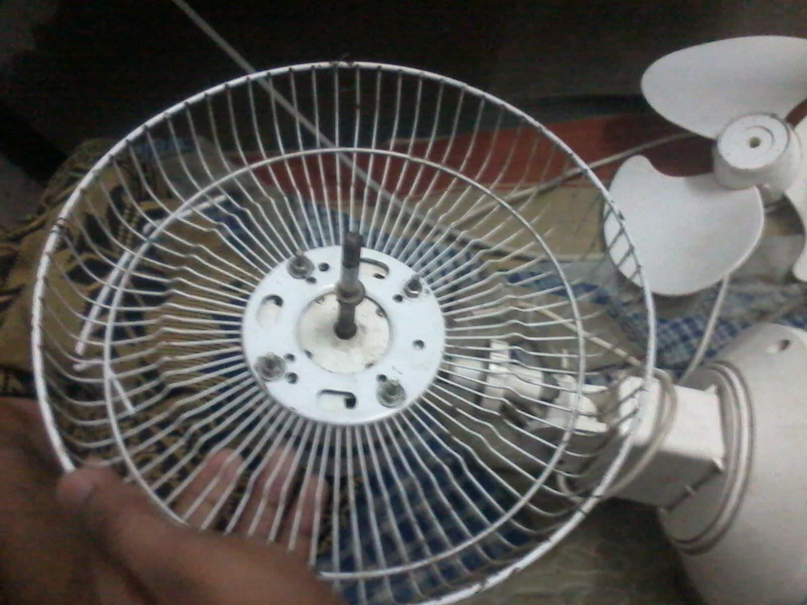 Table Fan Grinder : 6 Steps - Instructables