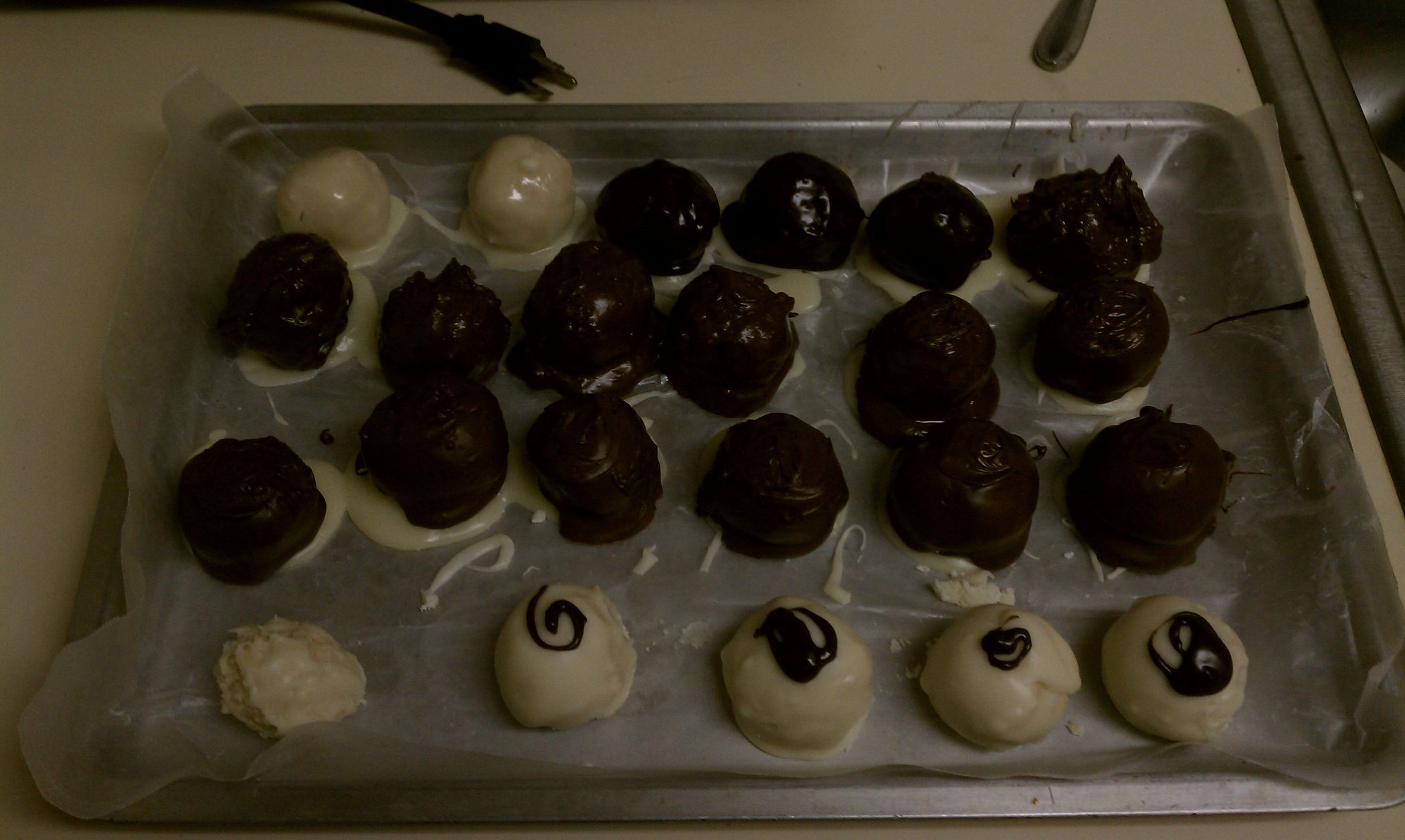 How to Make Delicious Cake Balls! : 5 Steps - Instructables