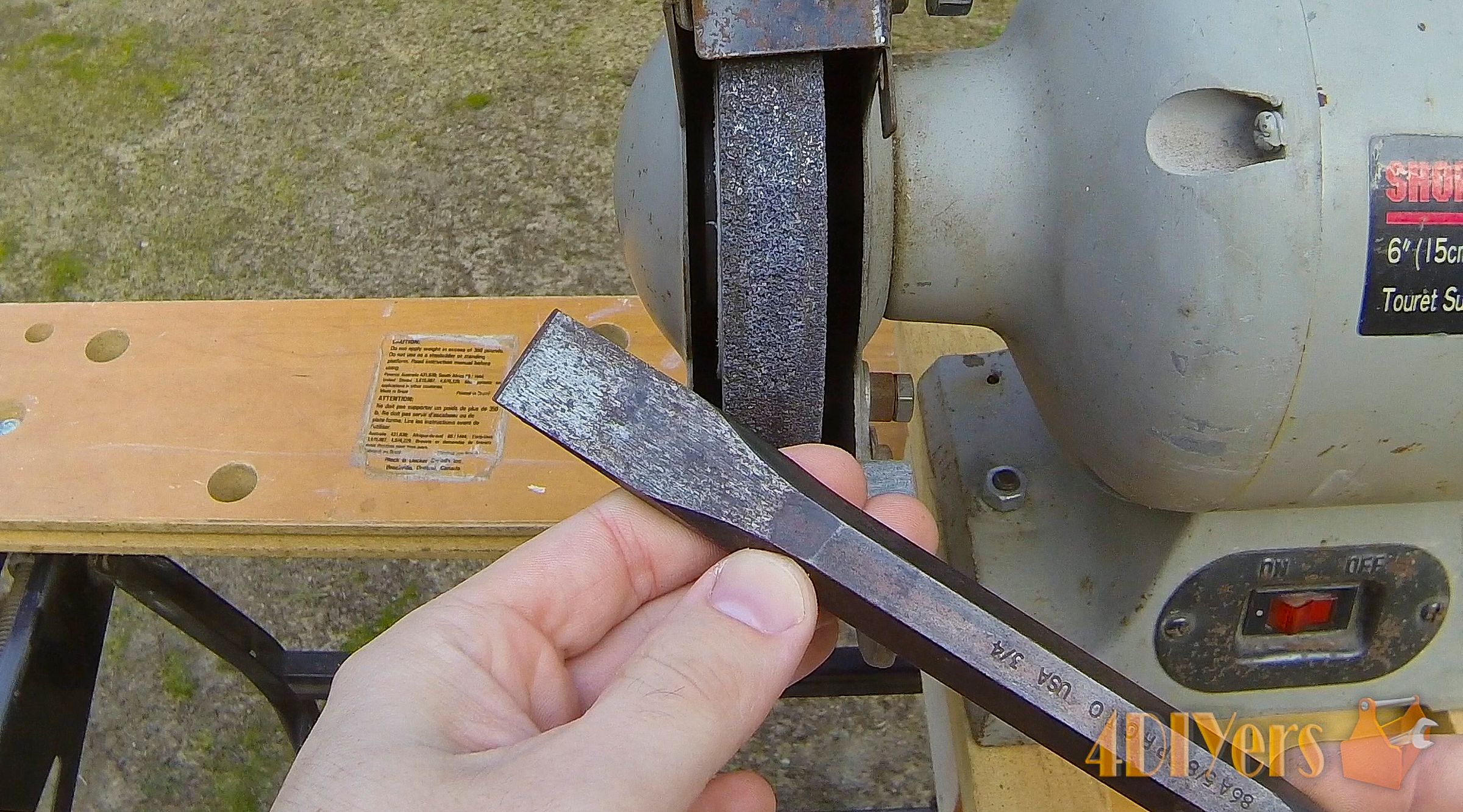 How to Sharpen a Metal Chisel : 3 Steps (with Pictures) - Instructables
