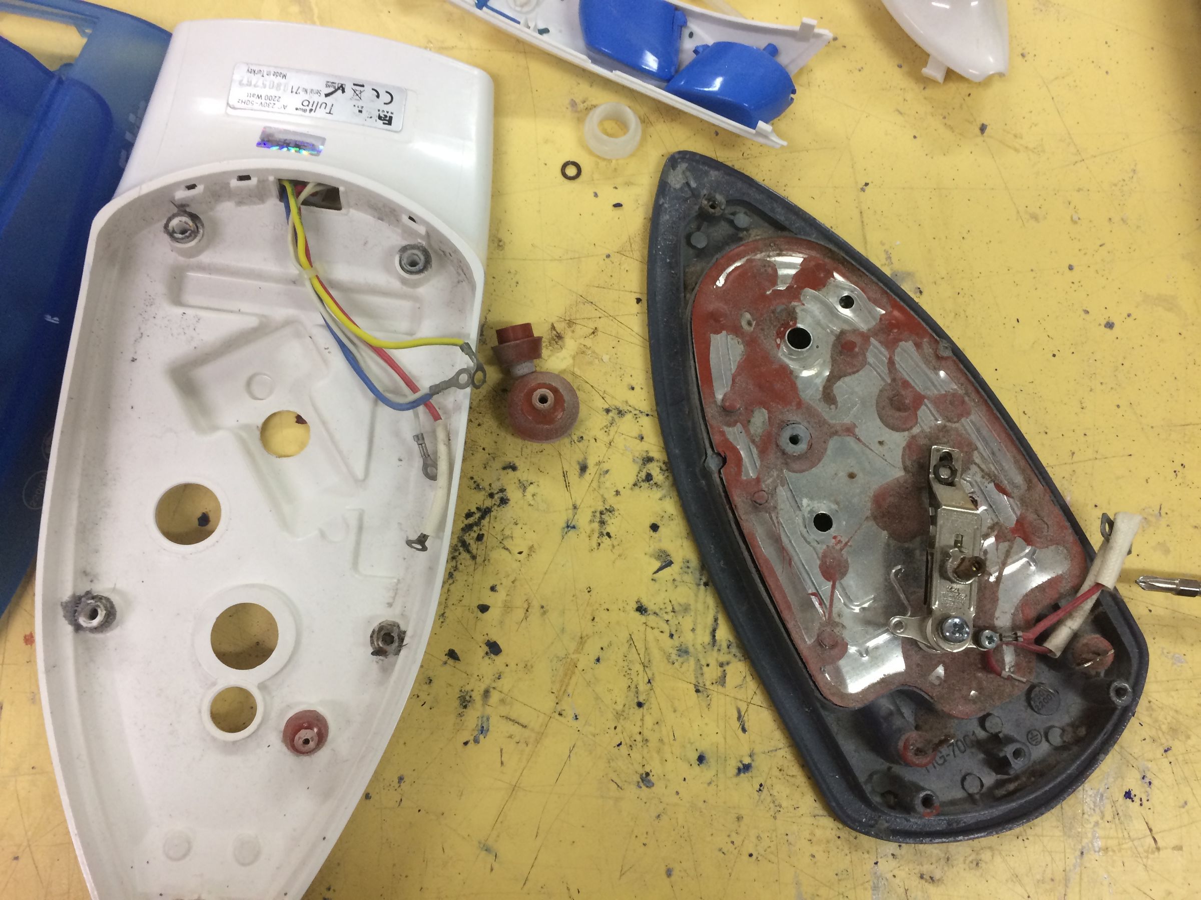 Iron Disassembly : 5 Steps - Instructables