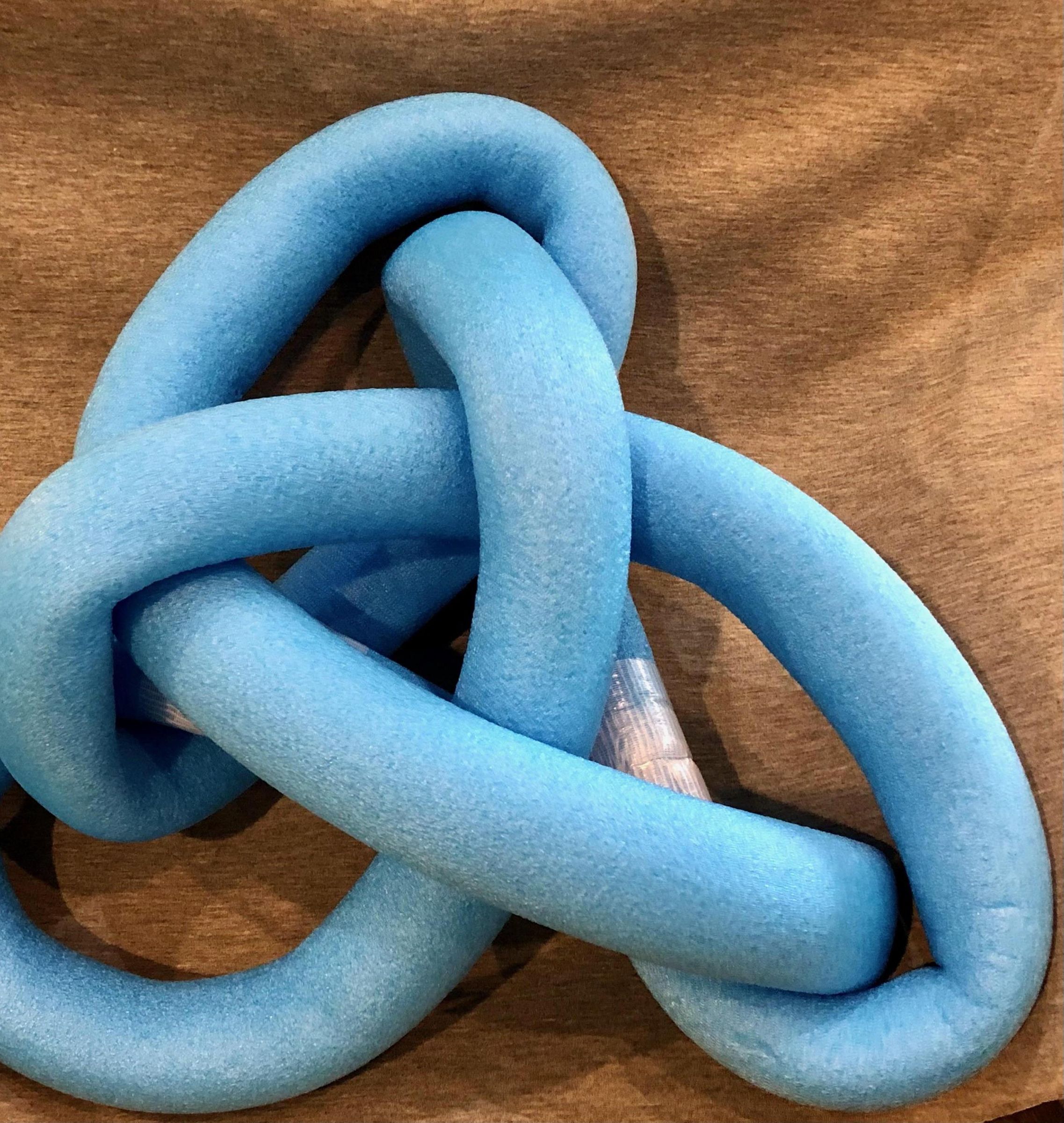 Tying Large Knots With Pool Noodles : 3 Steps - Instructables