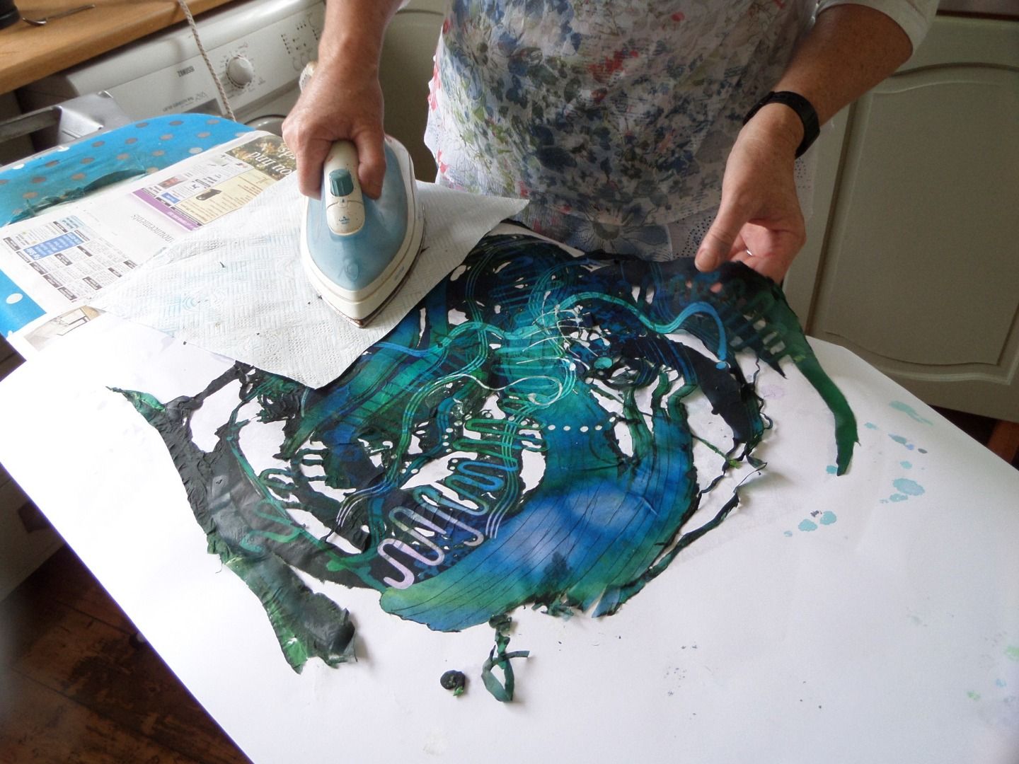 Wax on Silk : 11 Steps (with Pictures) - Instructables