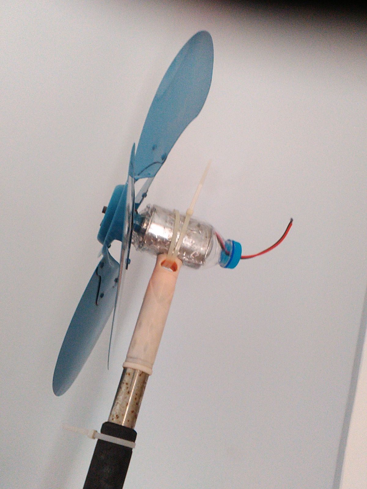 TurbineOne V2 : Super Simple Wind Turbine You Can Make Now : 5 Steps ...