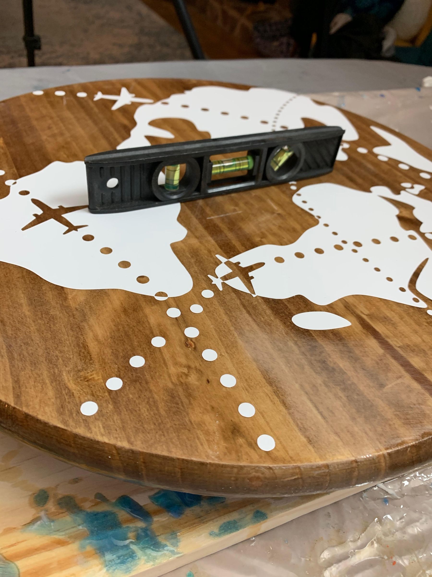 World Map End Table | Made With a Cricut! : 7 Steps (with Pictures) - Instructables