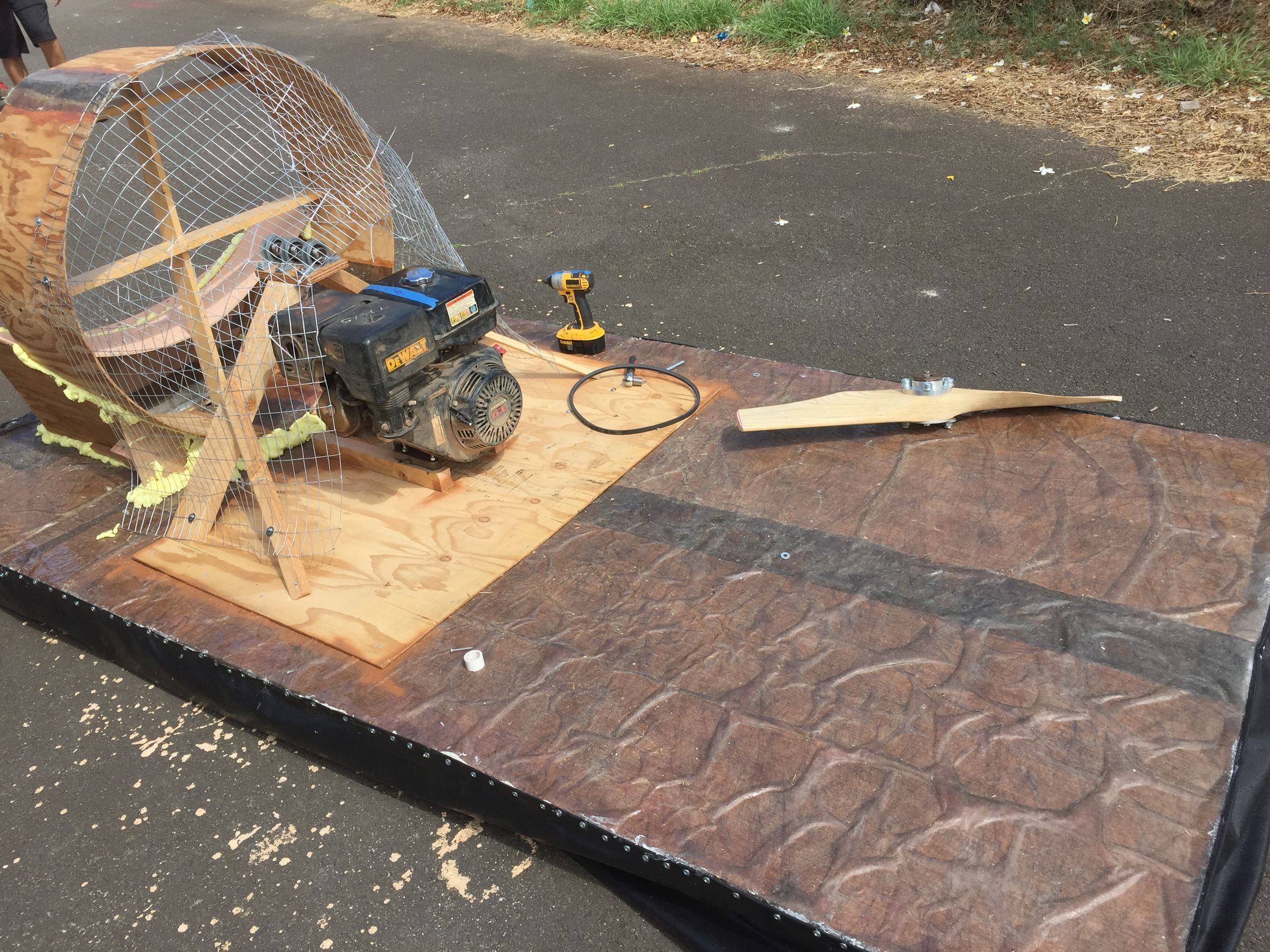 UH-10F Hovercraft : 10 Steps - Instructables