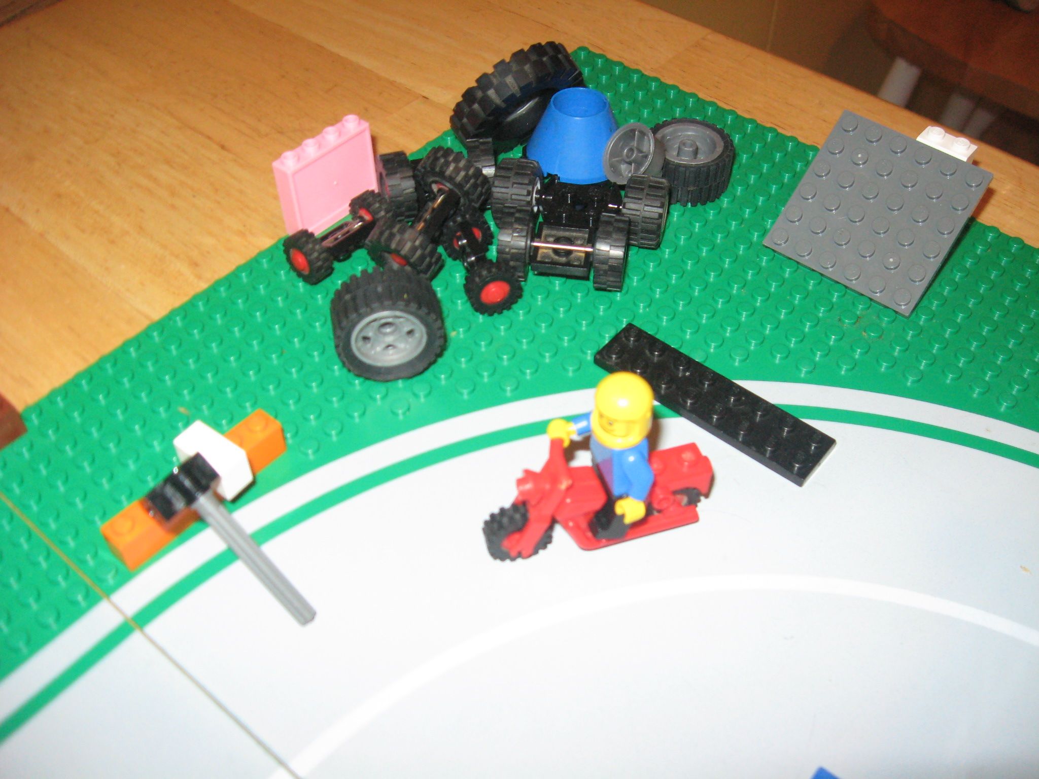 Lego Motocross - Wipeout Style! : 4 Steps - Instructables