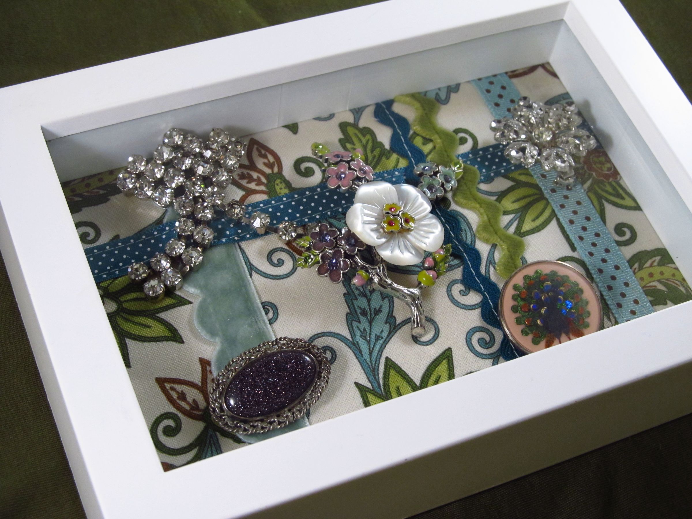 Brooch/pin Display and Protector Case : 9 Steps - Instructables