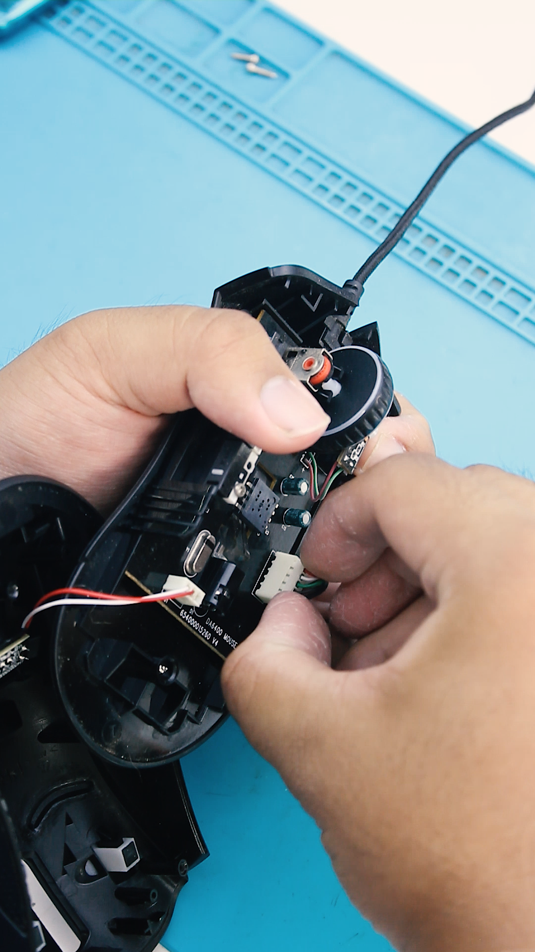 How to Fix a Broken Gaming Mouse Clicker! : 10 Steps (with Pictures ...