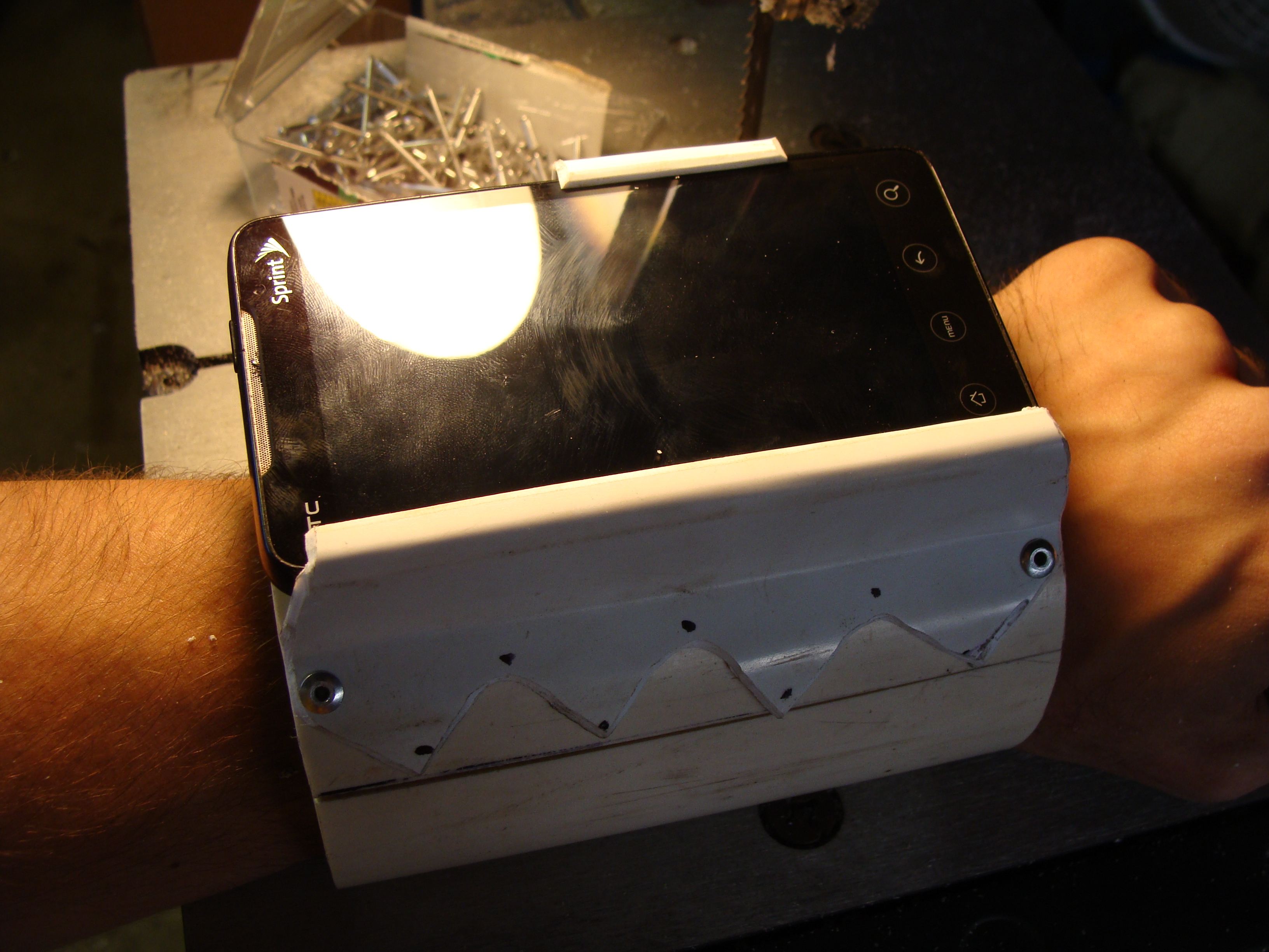 DieselPunk Pipboy 4G Wrist Thingy Phone Mount : 11 Steps - Instructables