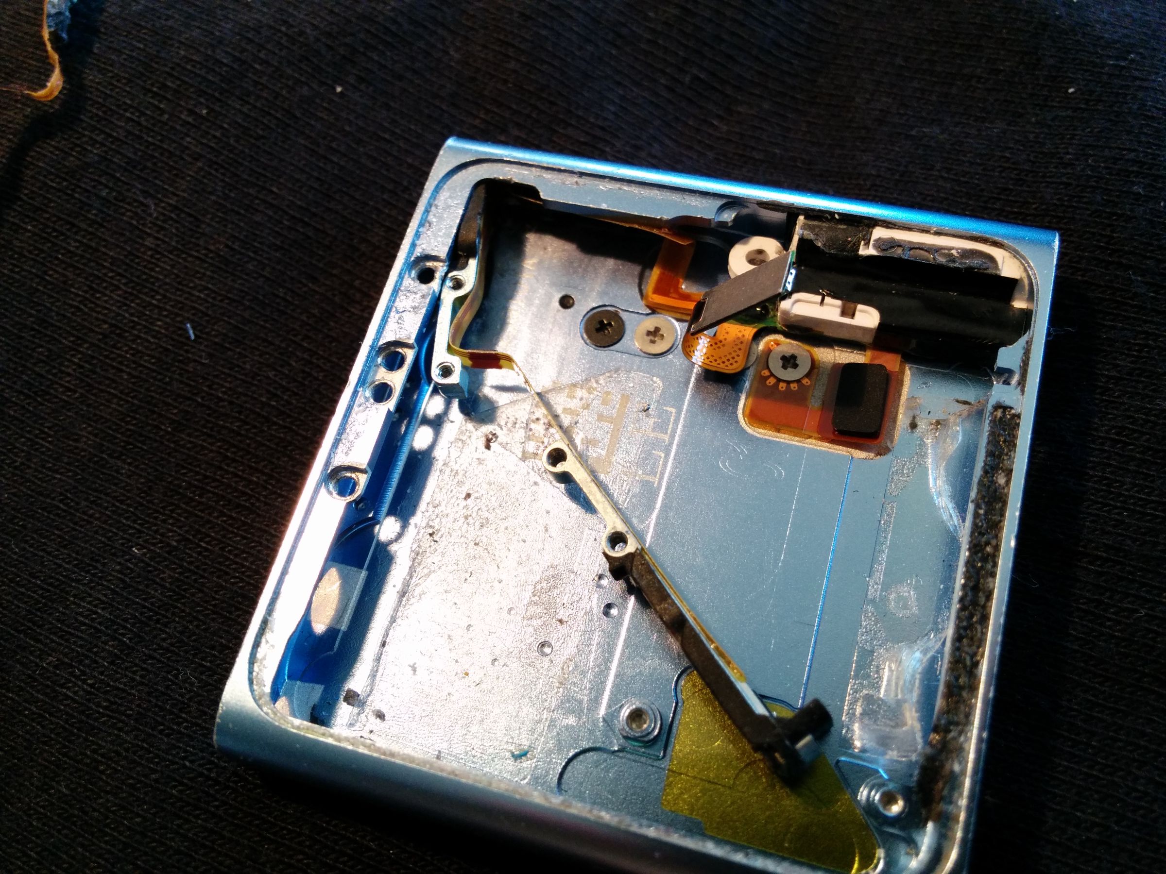 Ipod Nano 6th Gen Headphone, Power and Volume Assembly Repair : 8 Steps ...