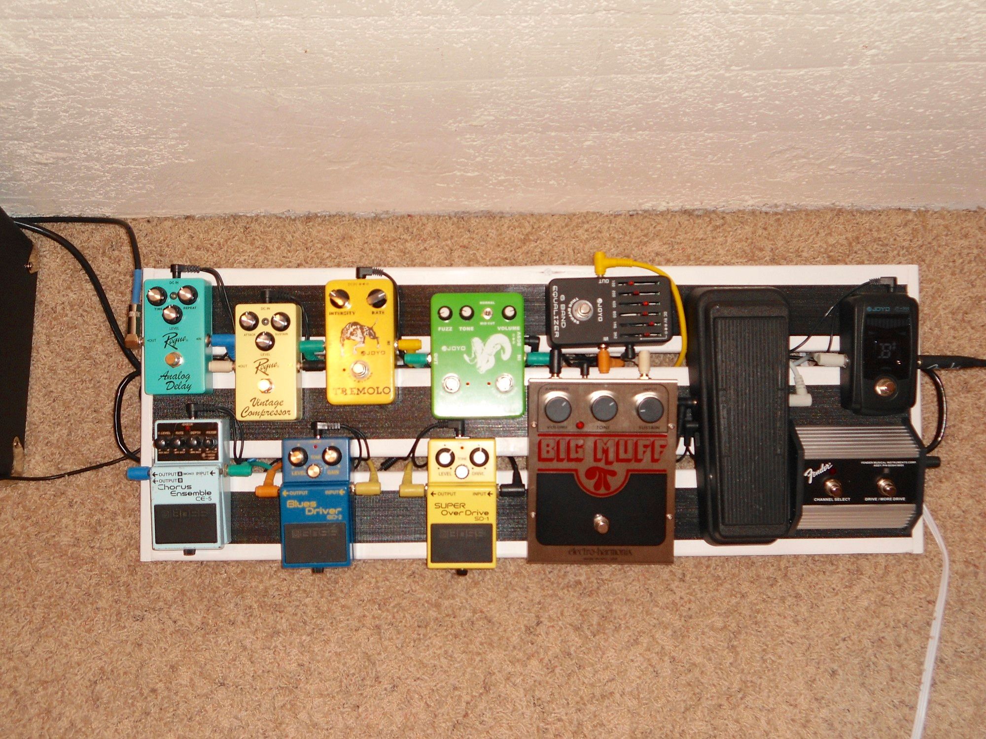 Guitar Pedal Board UNDER $40!!! : 6 Steps (with Pictures) - Instructables