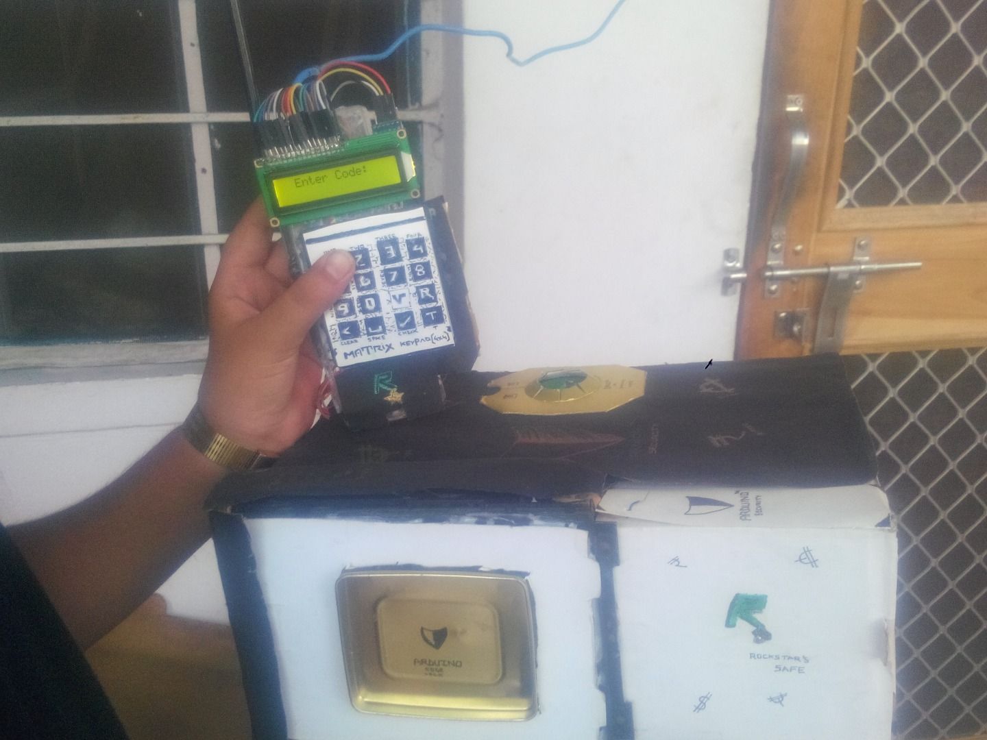 Arduino Safe Without Any Servo or Motor Shield : 5 Steps - Instructables
