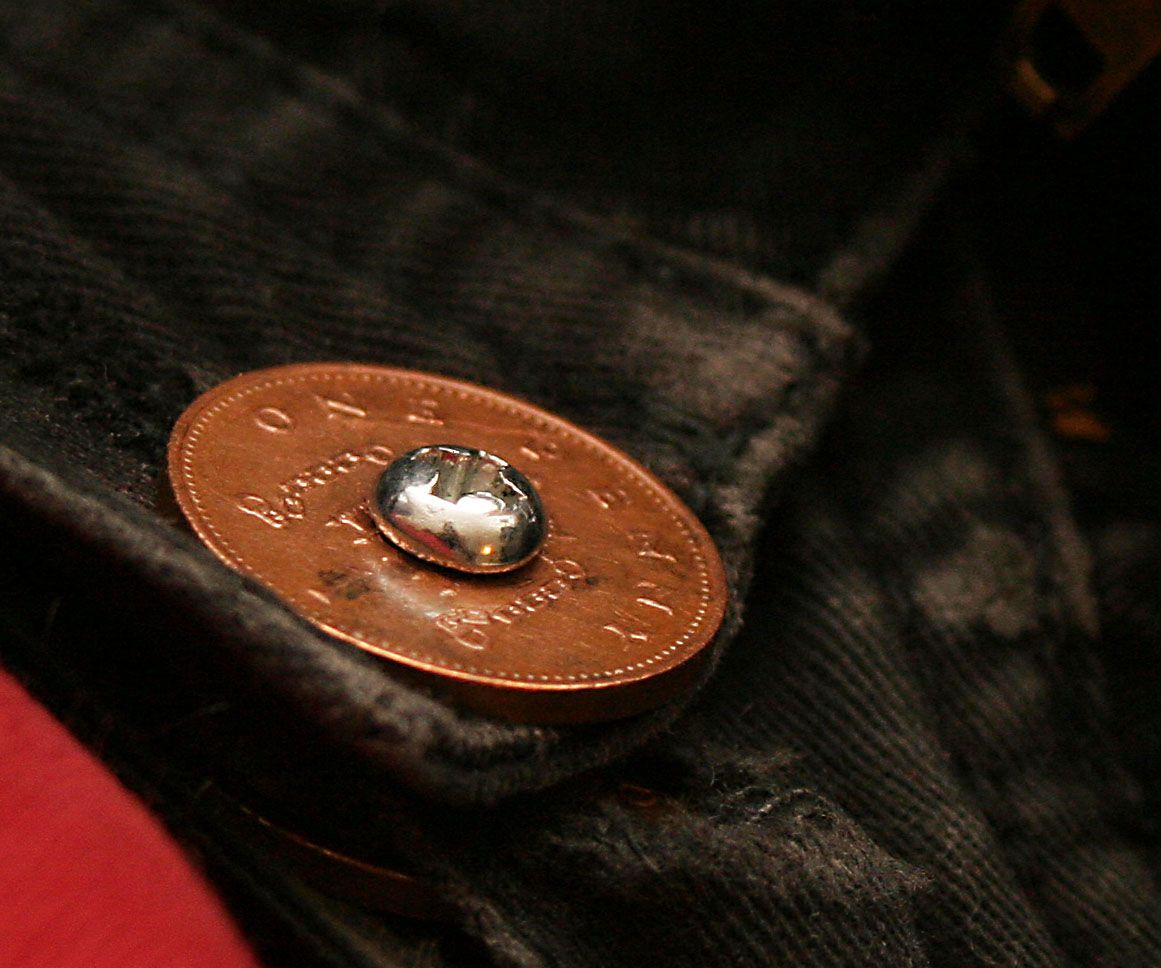 Penny Buttons : 4 Steps (with Pictures) - Instructables
