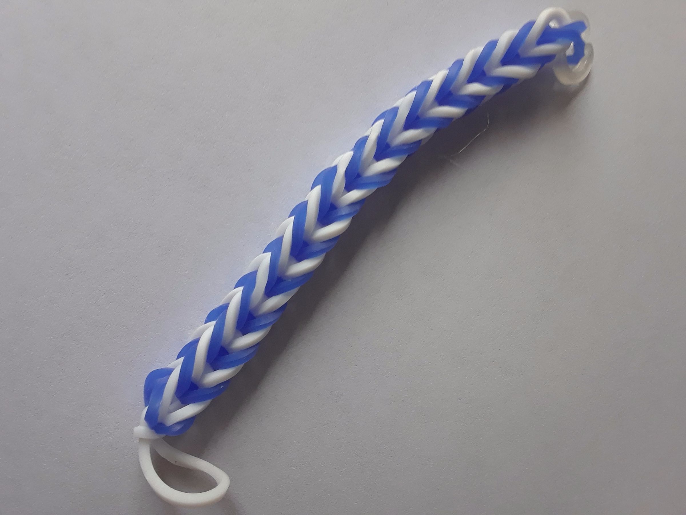 Rainbow Loom Fishtail : 15 Steps - Instructables