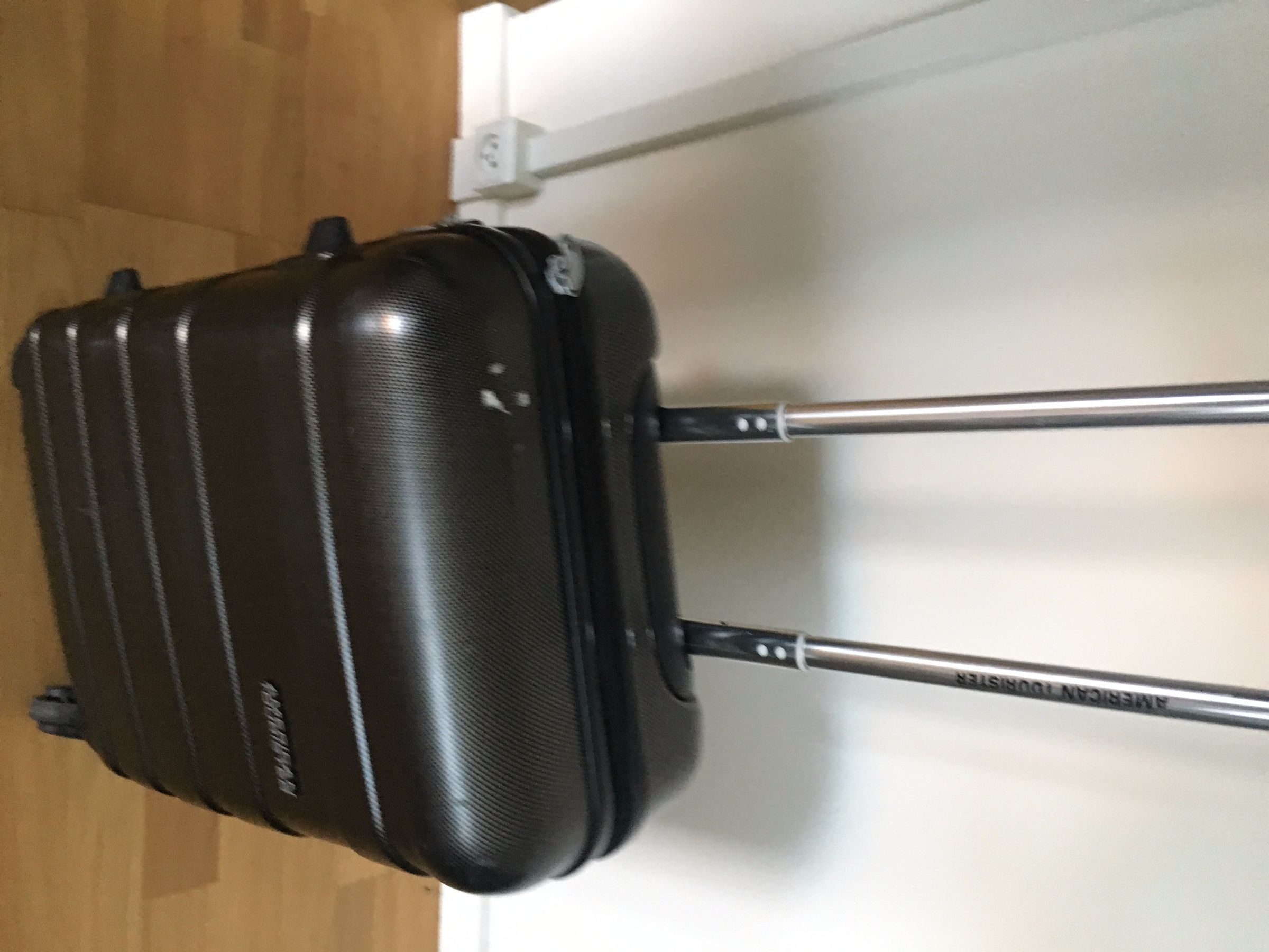 Luggage Handle Quick Fix : 4 Steps (with Pictures) - Instructables