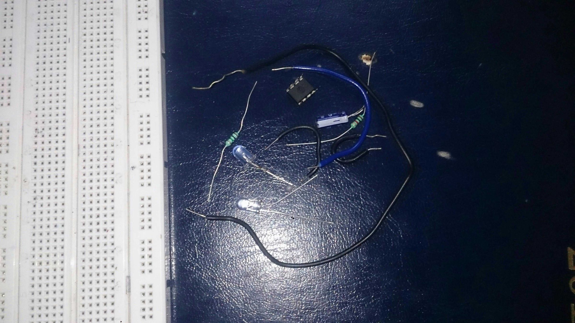 How to Make Police Light Circuit : 6 Steps - Instructables