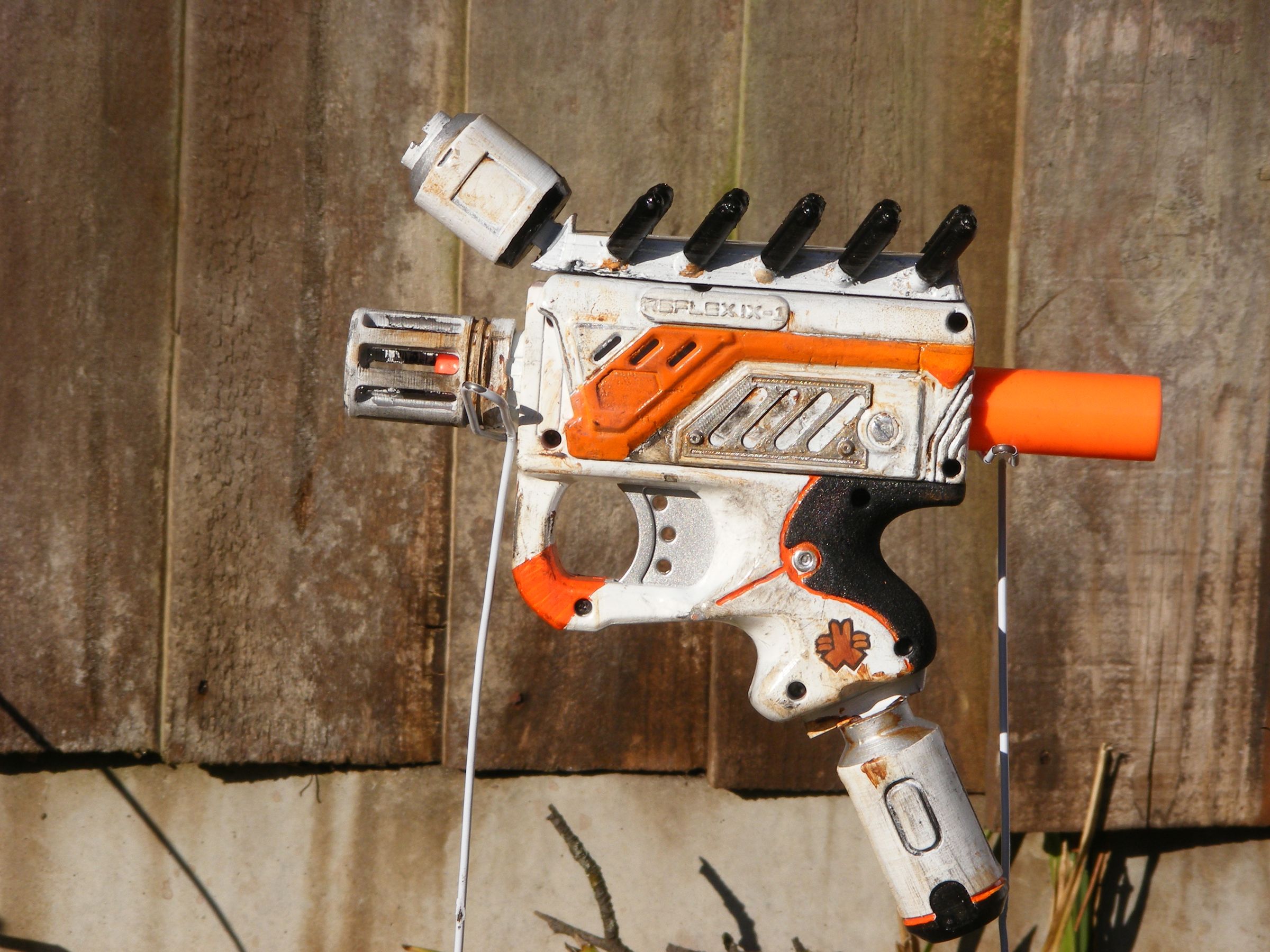 DISTRICT 9 Inspired NERF Remake : 15 Steps (with Pictures) - Instructables