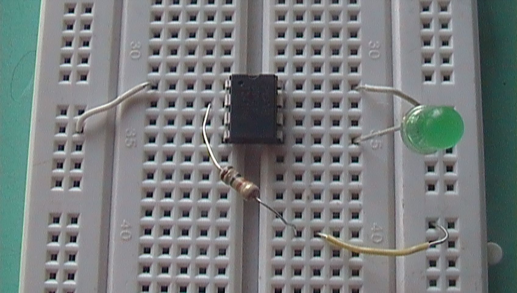 Light Sensing LED - PICAXE Version : 7 Steps (with Pictures) - Instructables