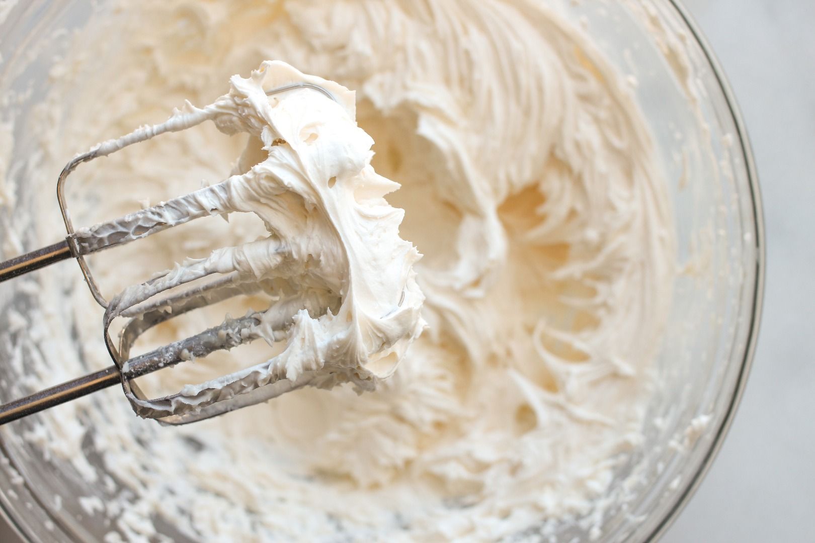 Buttercream Frosting Recipe : 5 Steps (with Pictures) - Instructables