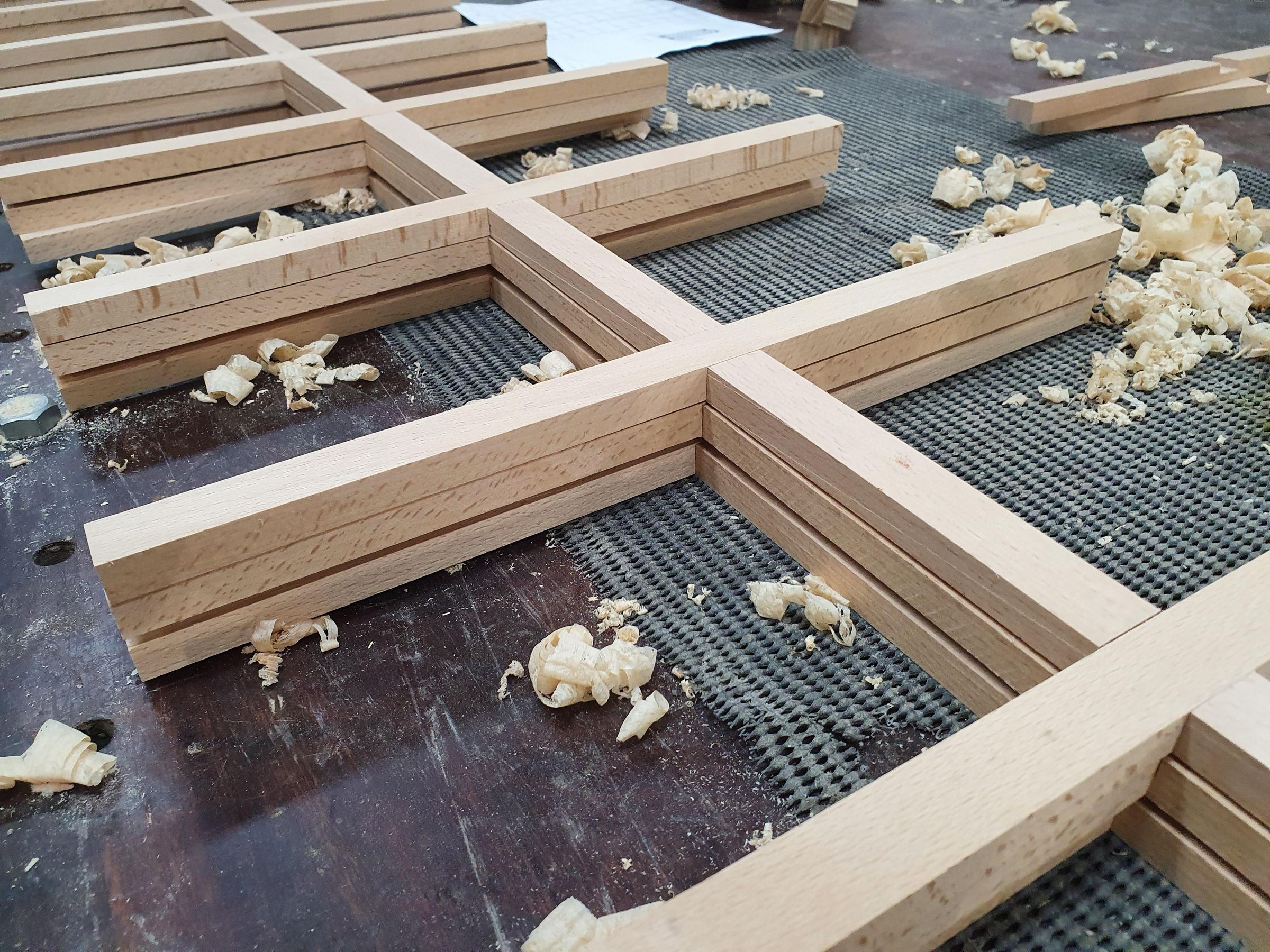 Build a Folding Shoji Screen / Room Divider : 17 Steps (with Pictures) - Instructables