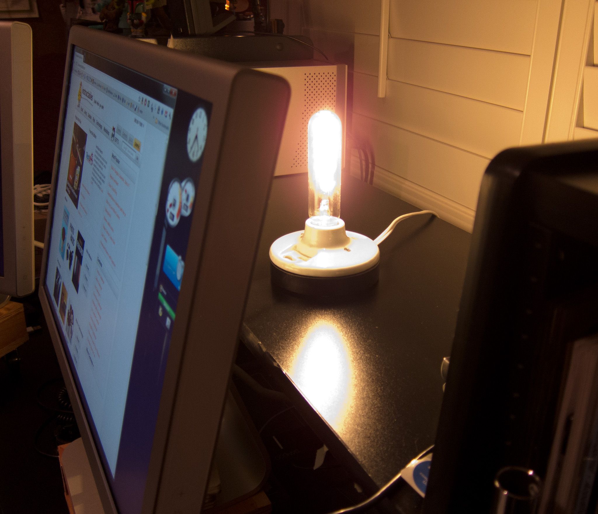 Simple Monitor Backlight : 4 Steps (with Pictures) - Instructables