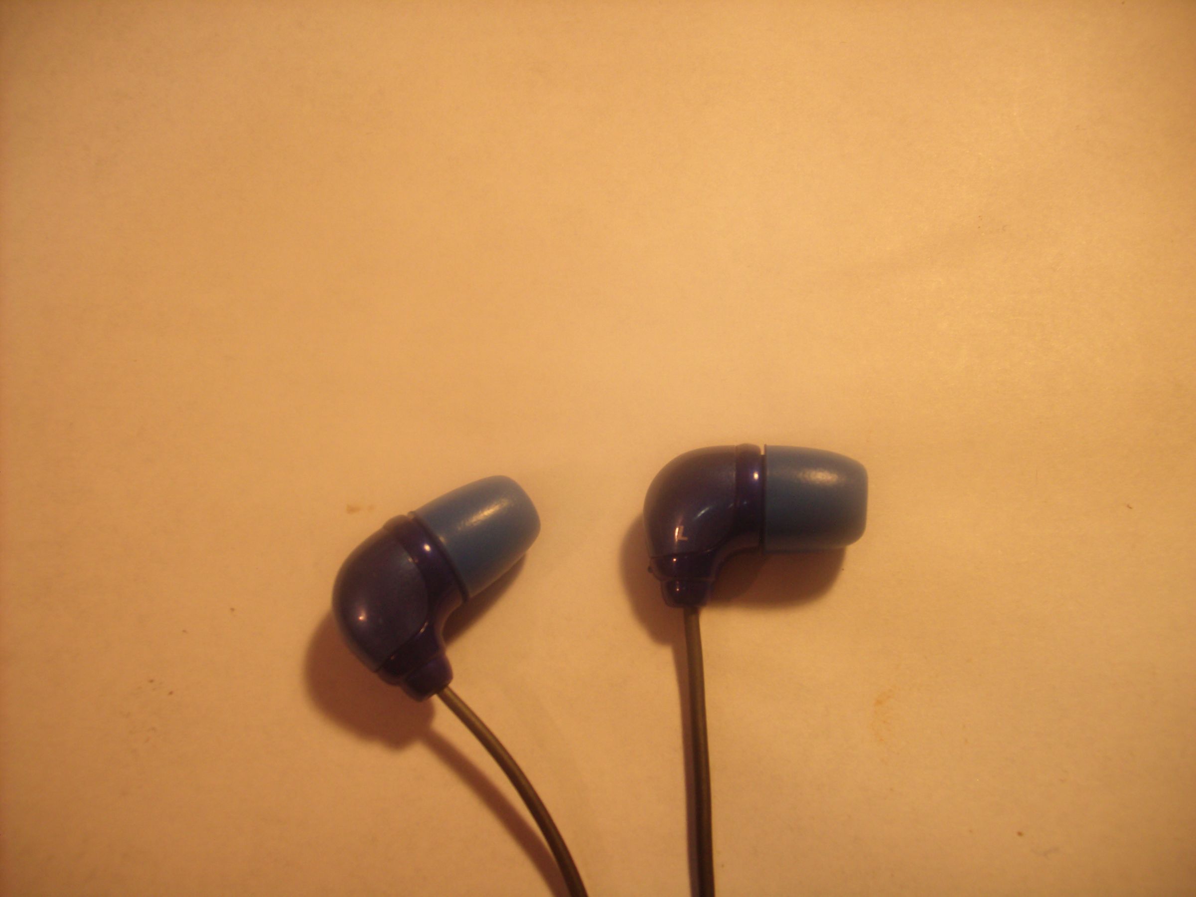 Noise Reduction EarBud Headphones : 7 Steps - Instructables