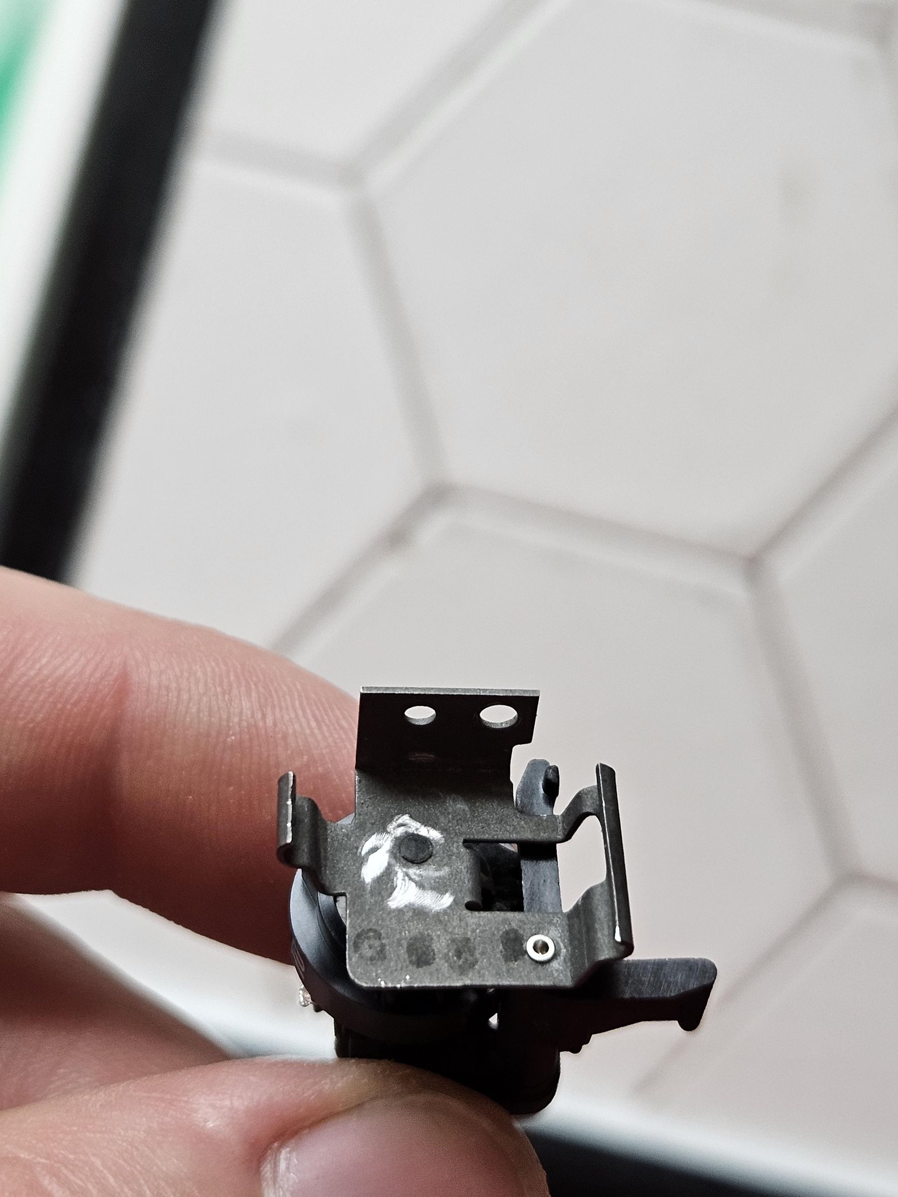 SX-70 8-Frame Counter Mod : 7 Steps - Instructables