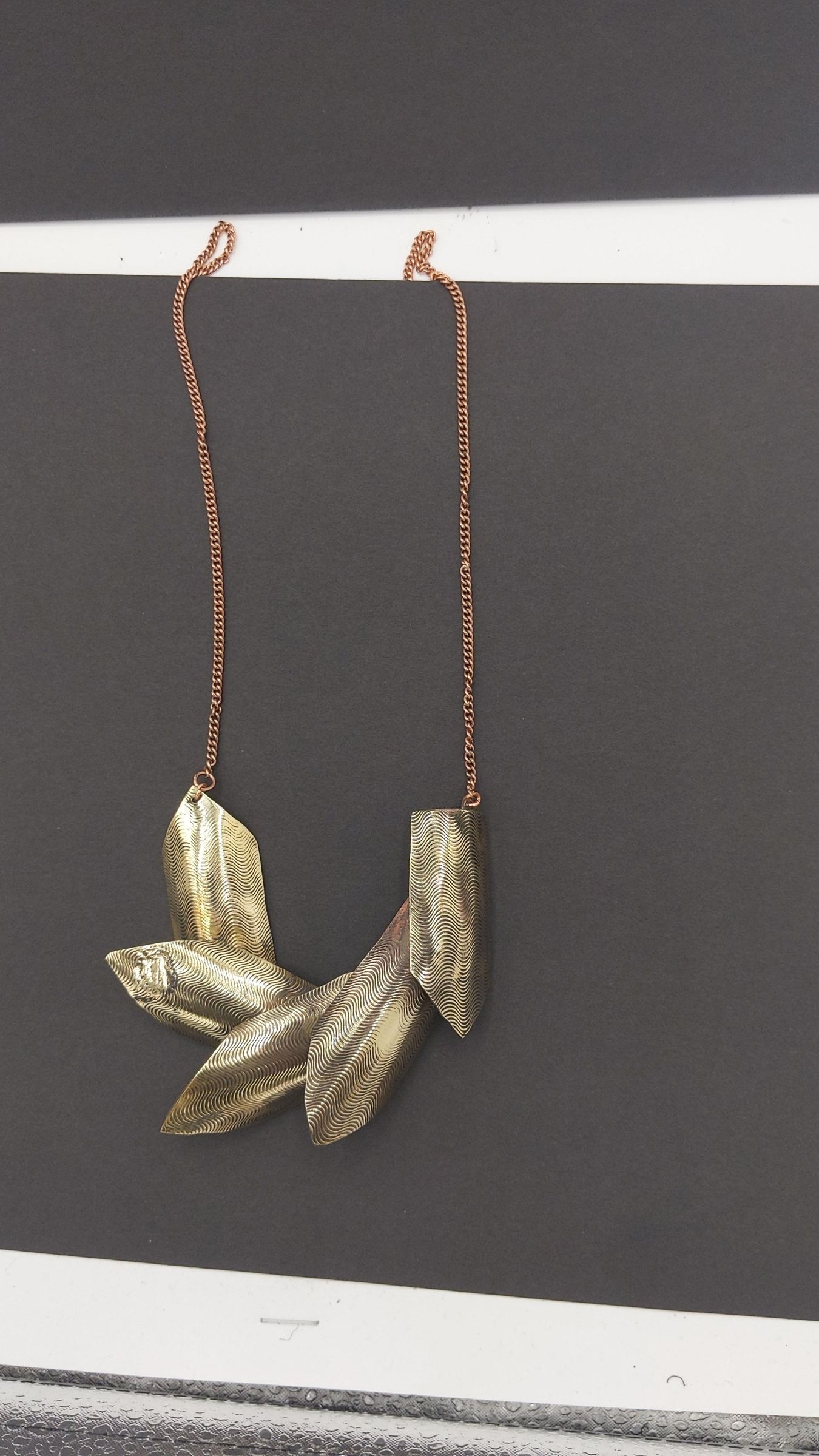 Linked Metal Fish Scale Necklace : 11 Steps (with Pictures) - Instructables