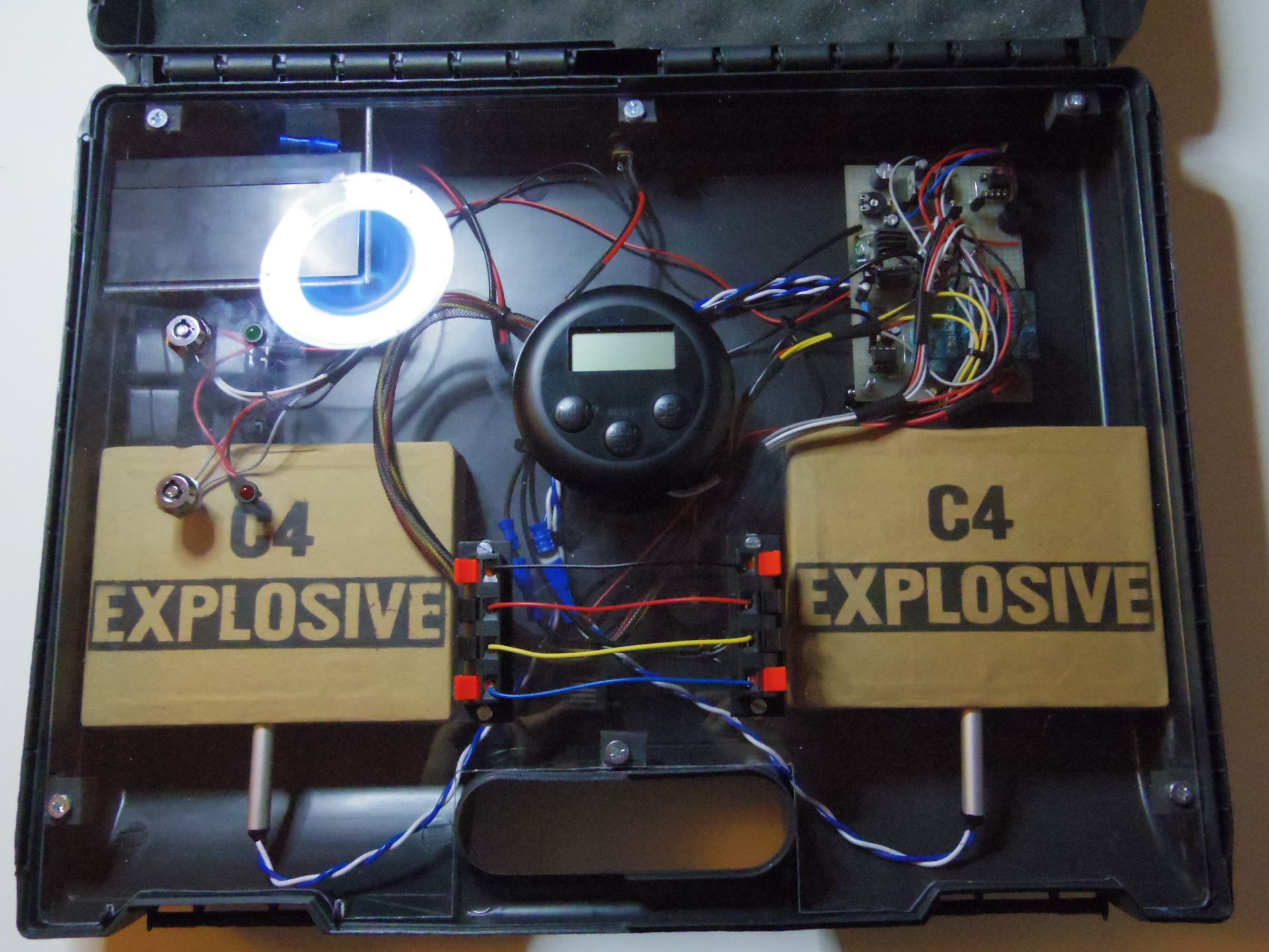 Airsoft Bomb Replica : 5 Steps - Instructables