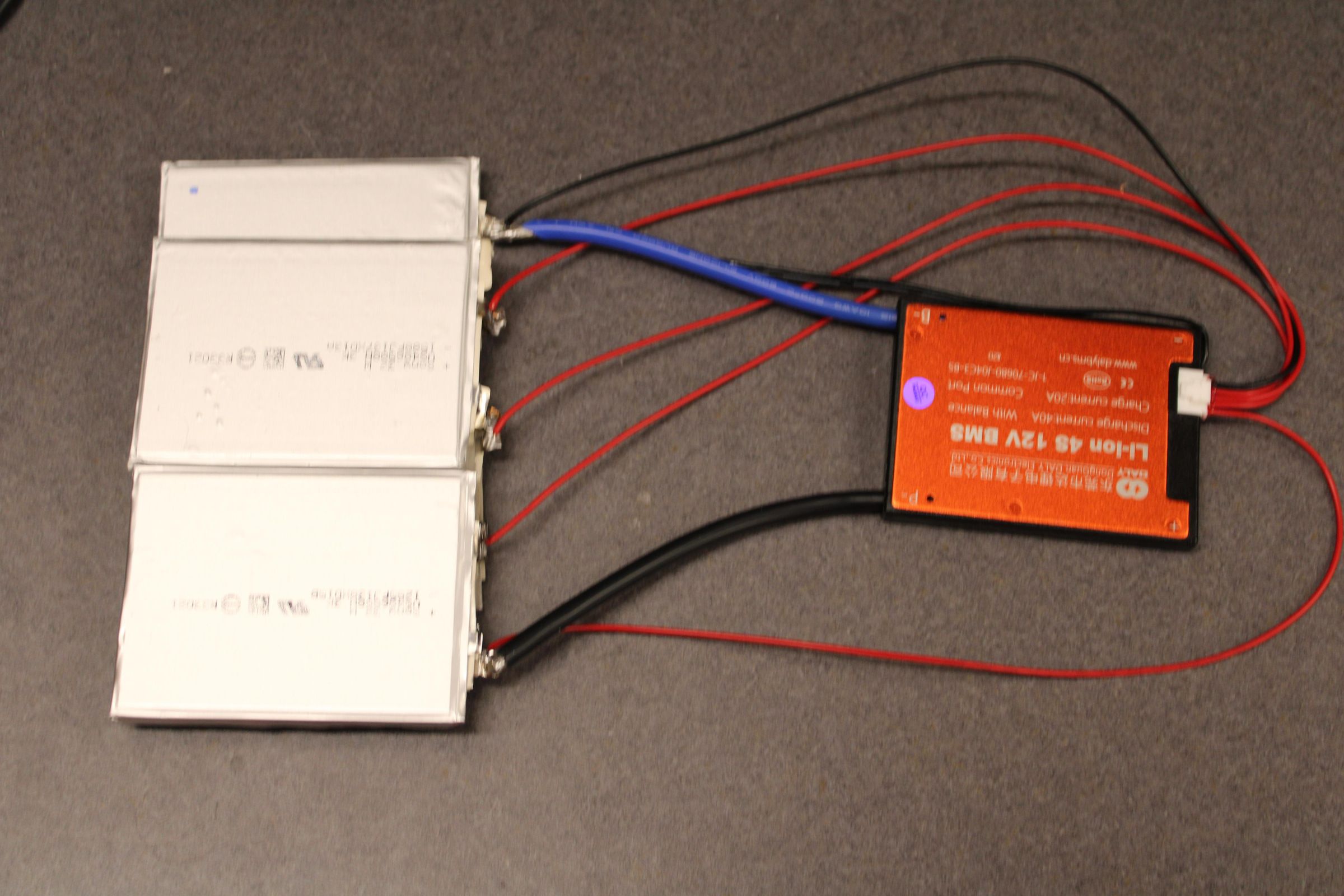 Massive USB Battery Bank Made From Recycled Chromebook Batteries : 9 ...
