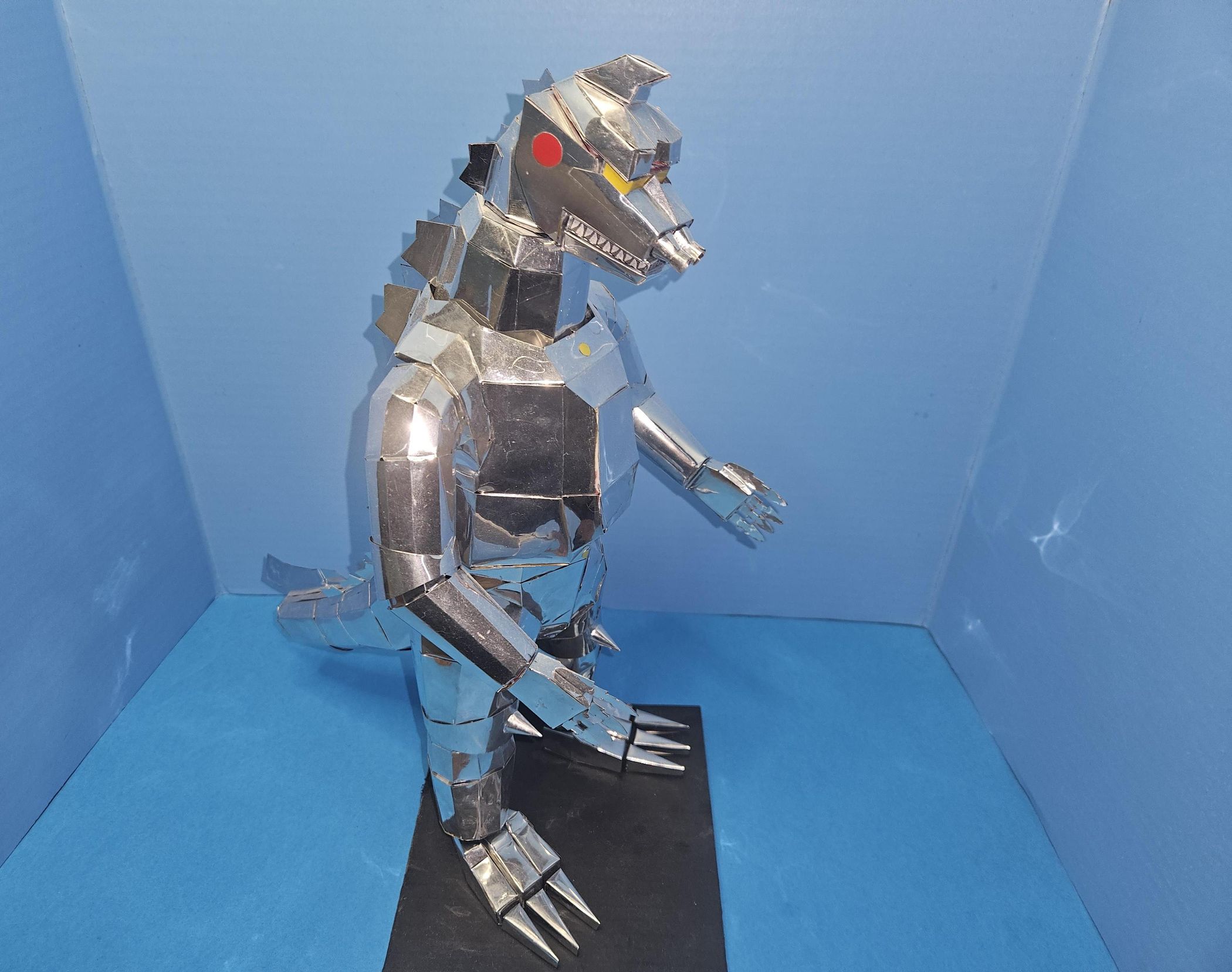 How I Built a 17 Inch Tall MechaGodzilla Out of Soda Cans : 6 Steps ...