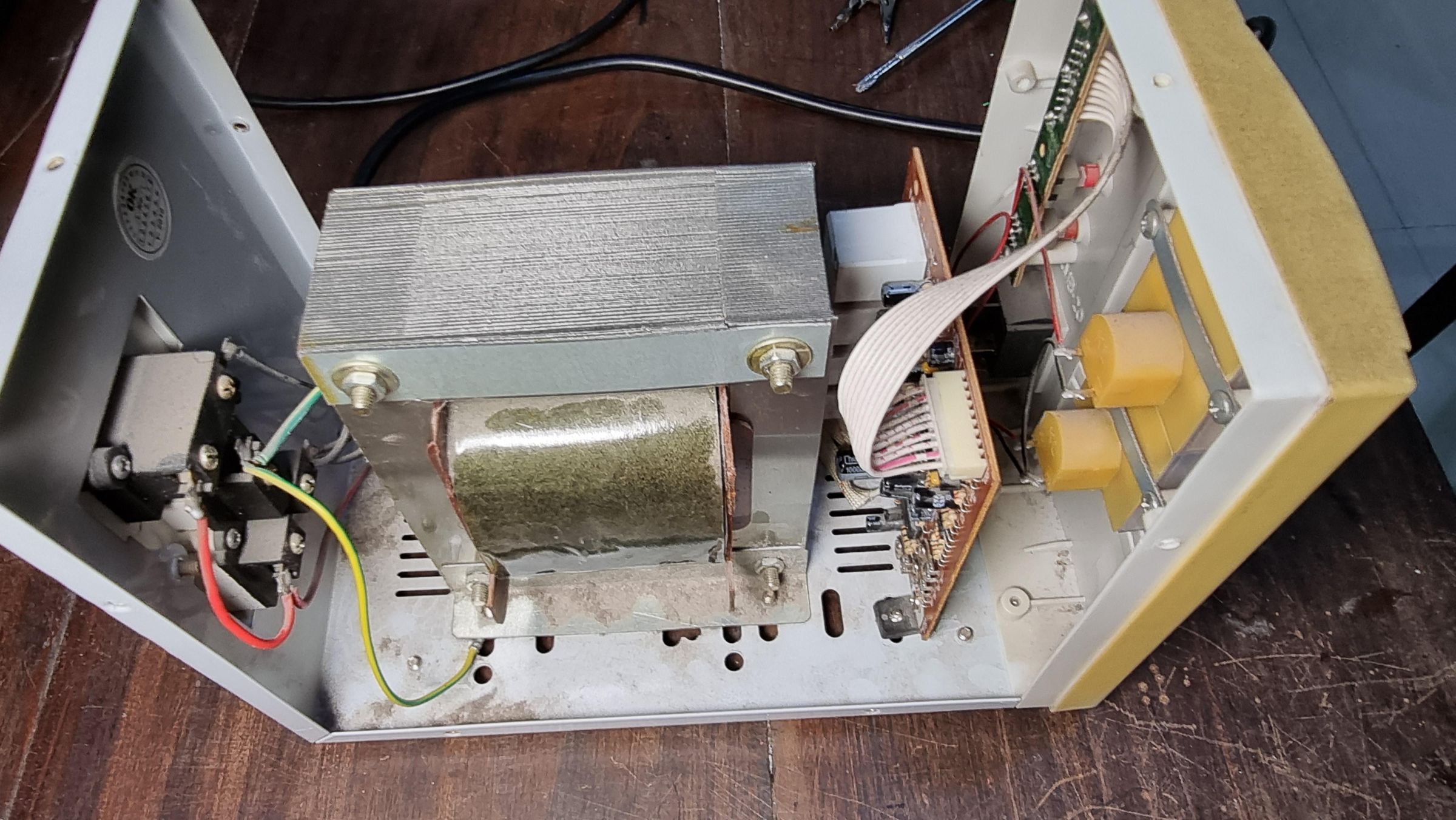 Fixing a Voltage Stabilizer(plus Repairing Tips). : 9 Steps (with ...