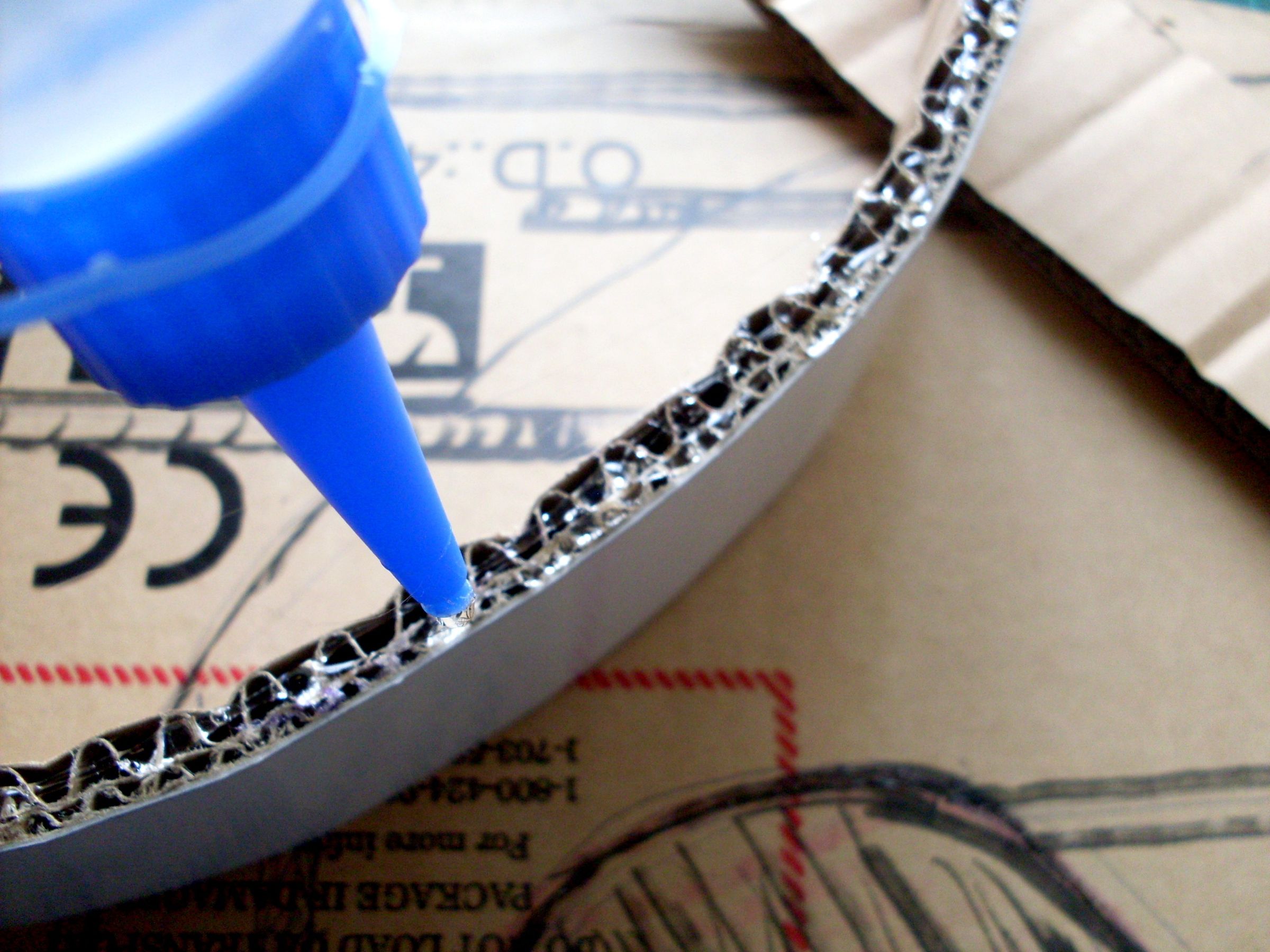 Circular Cardboard Shadowbox (Hot-glue Method) : 6 Steps - Instructables