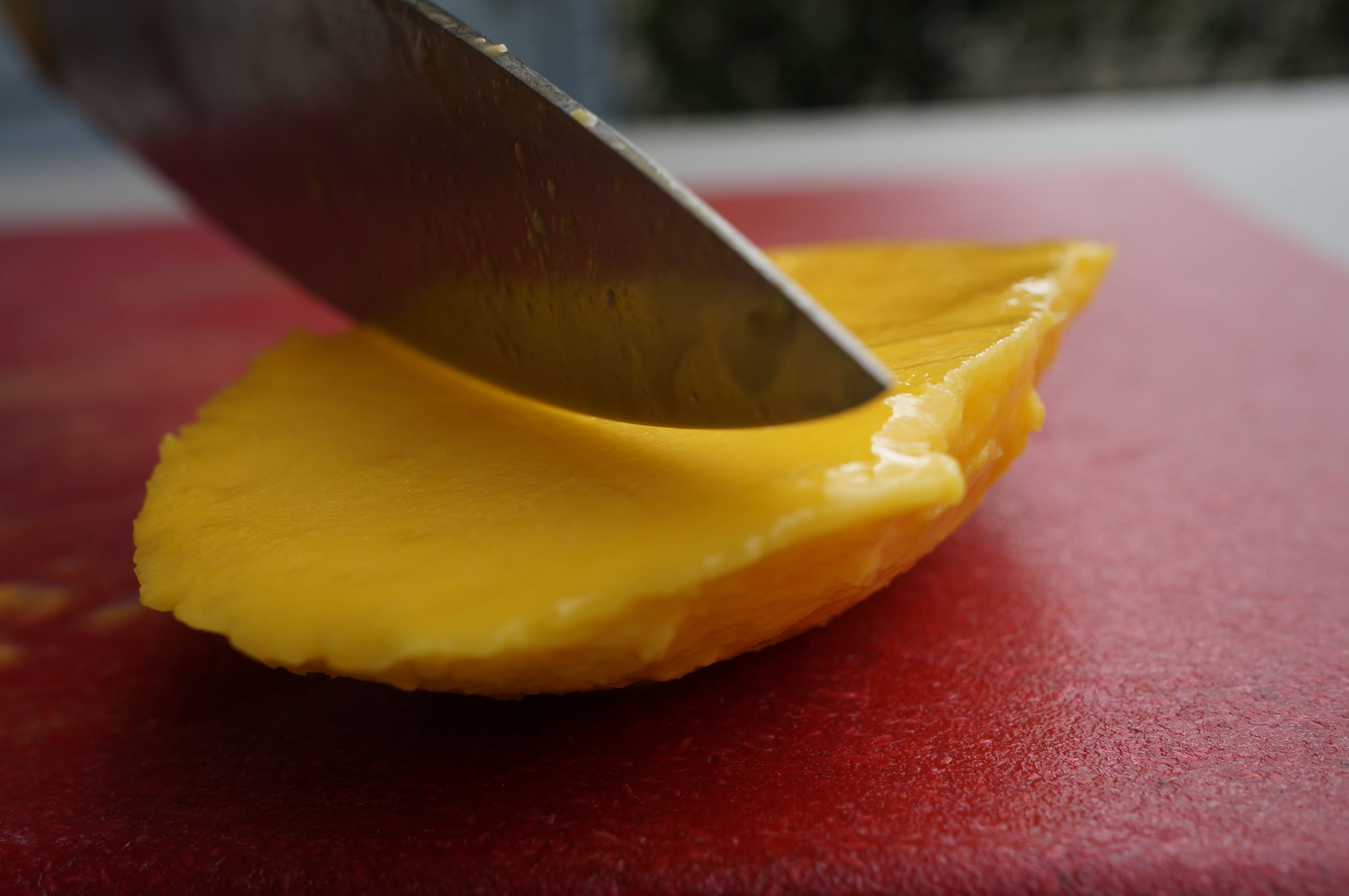 Fastest/ Best Way to Skin a Mango: 10 Second Mango Hack : 5 Steps (with ...