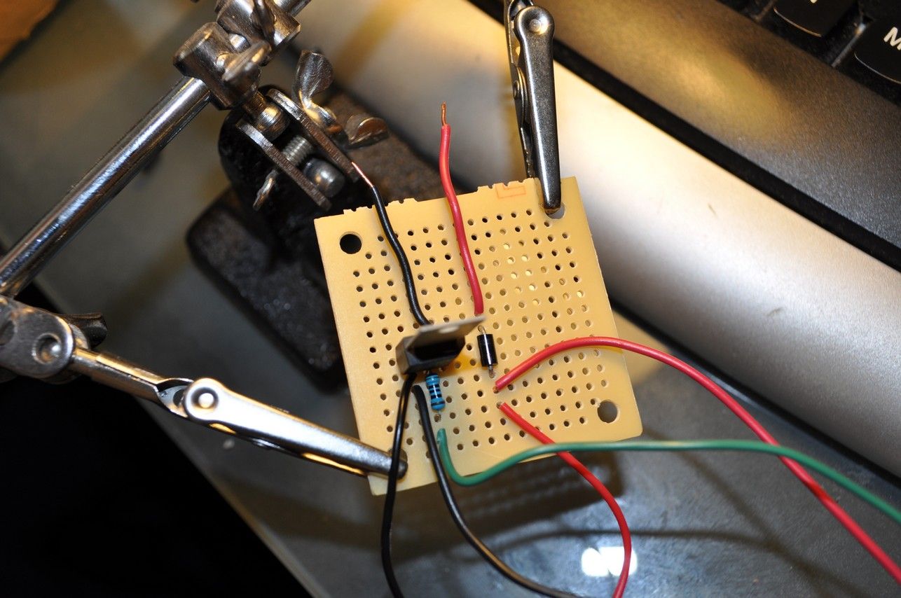 Motion Activated Dropping Spider, Low Cost, No Programming : 10 Steps ...