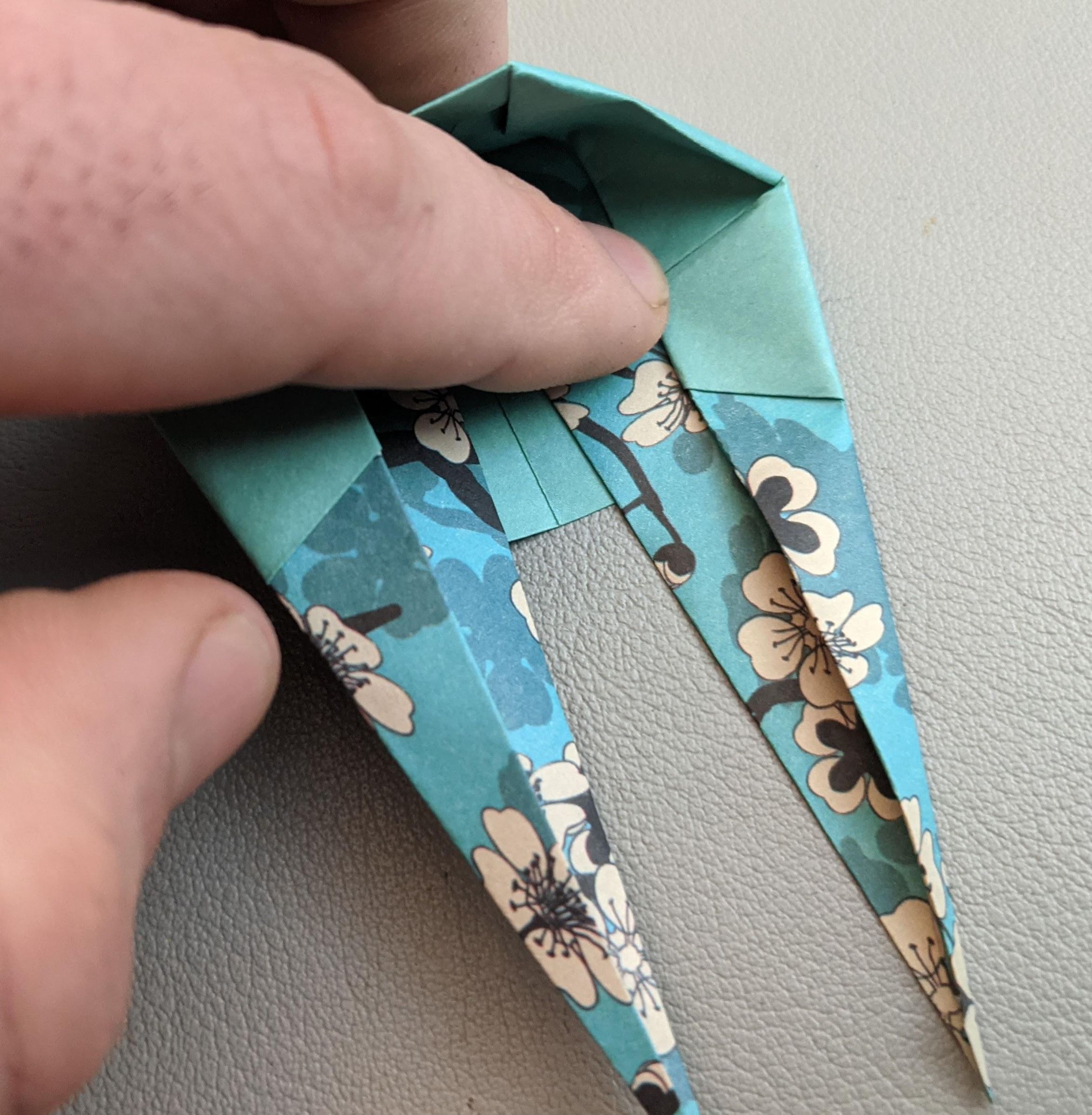 Origami Walrus Bookmark V2 : 9 Steps - Instructables