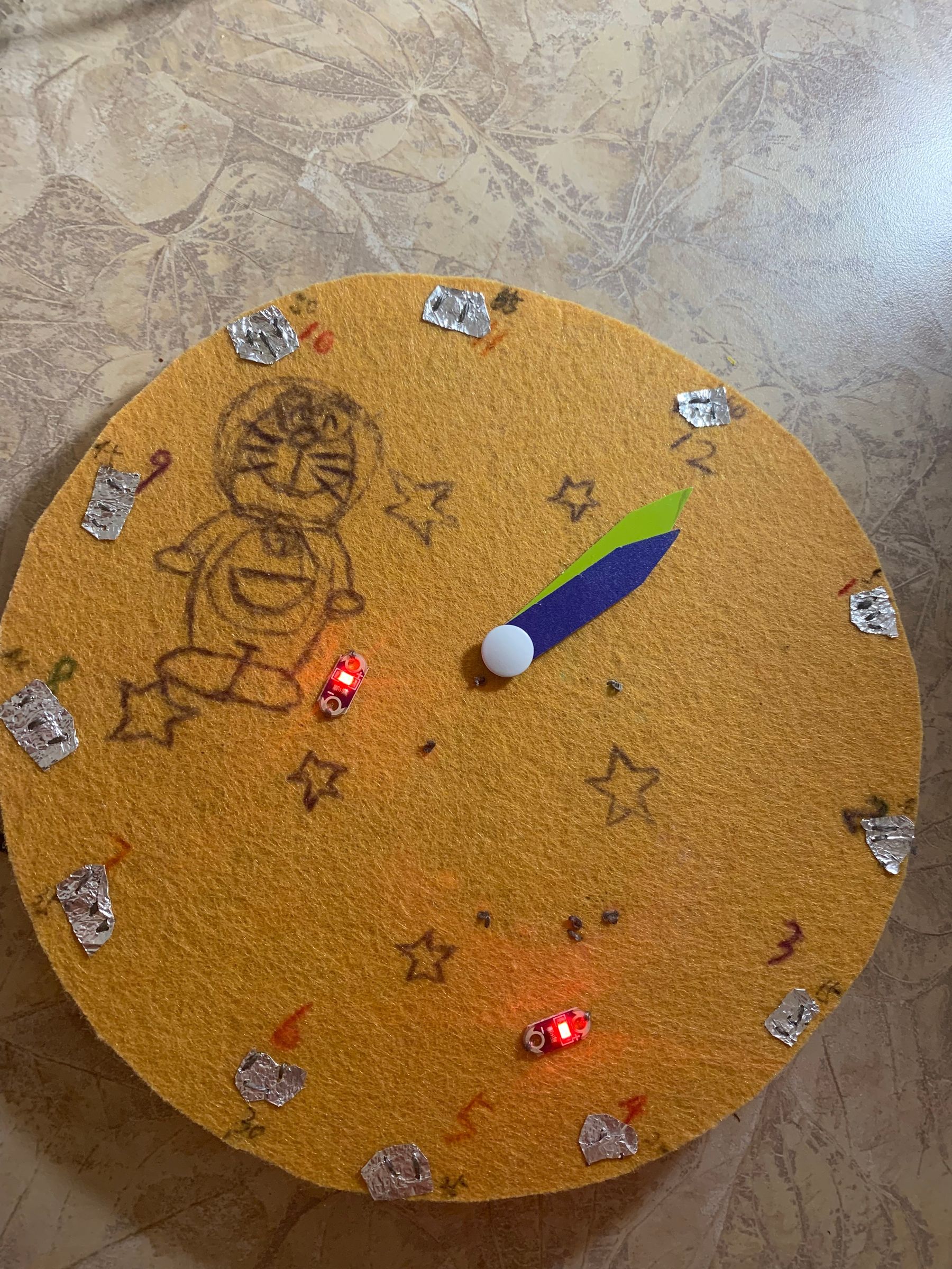 Paper Clock : 8 Steps - Instructables