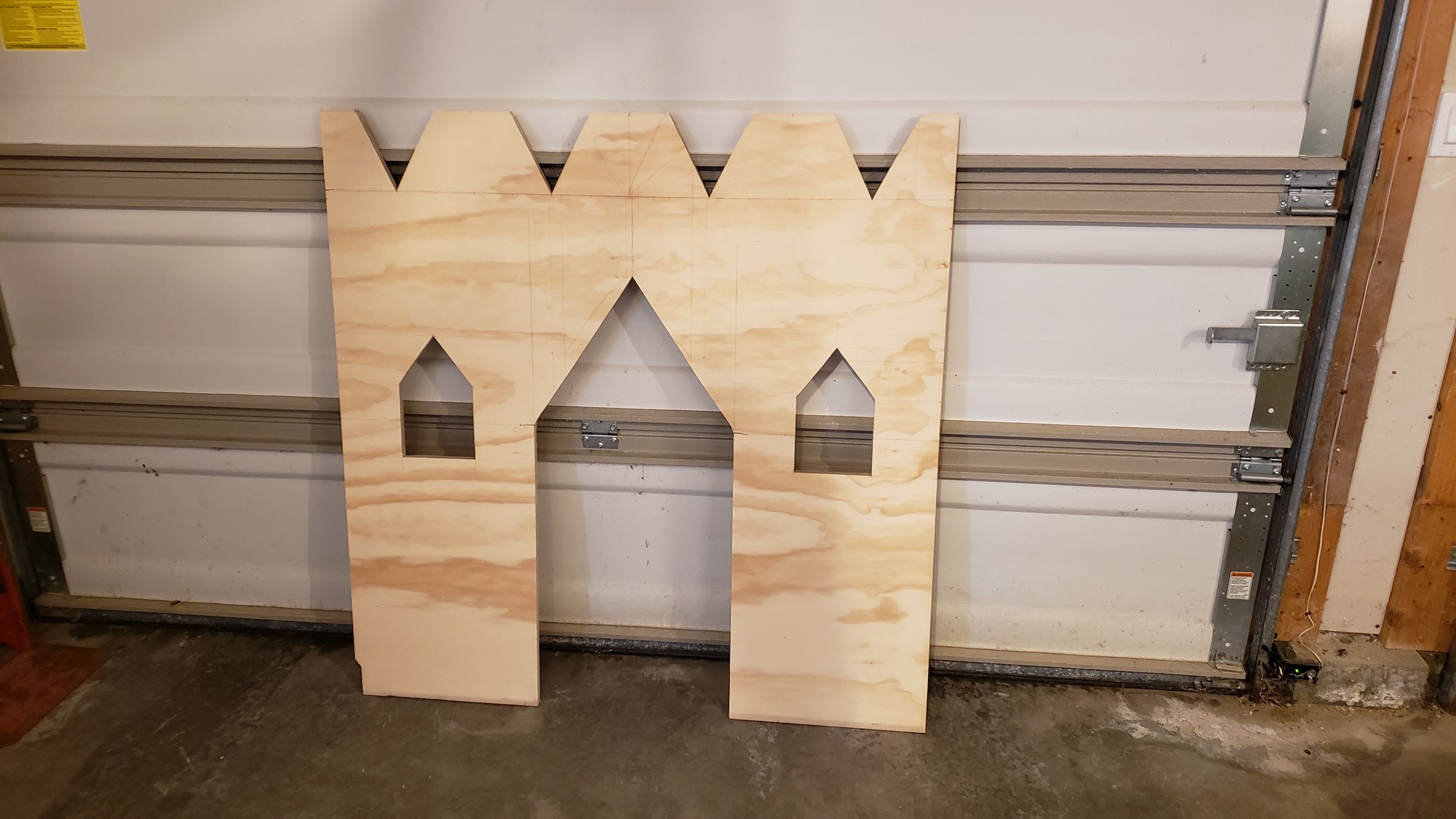 Under-the-Stairs Elsa Ice Castle : 13 Steps (with Pictures) - Instructables