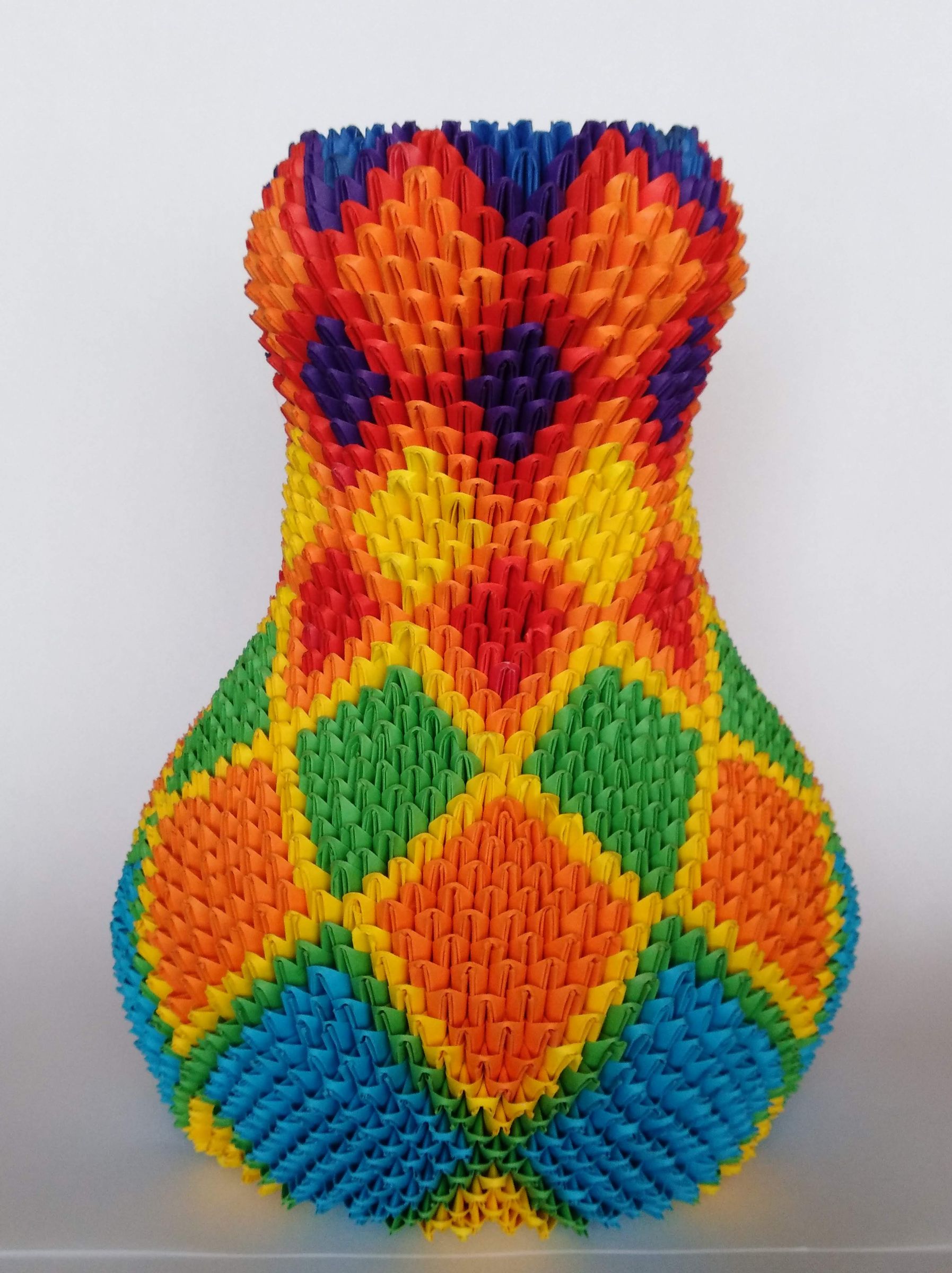 WATERPROOF Rainbow Origami Vase : 7 Steps (with Pictures) - Instructables