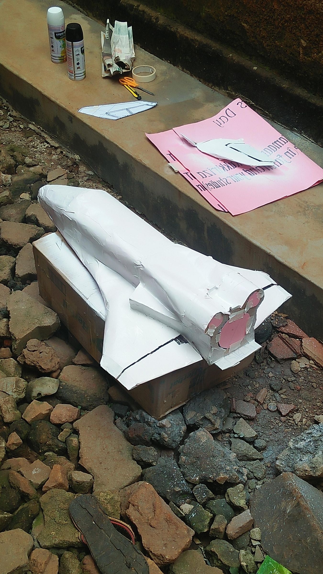 A DIY CARDBOARD AND PAPER SPACE SHUTTLE : 8 Steps - Instructables