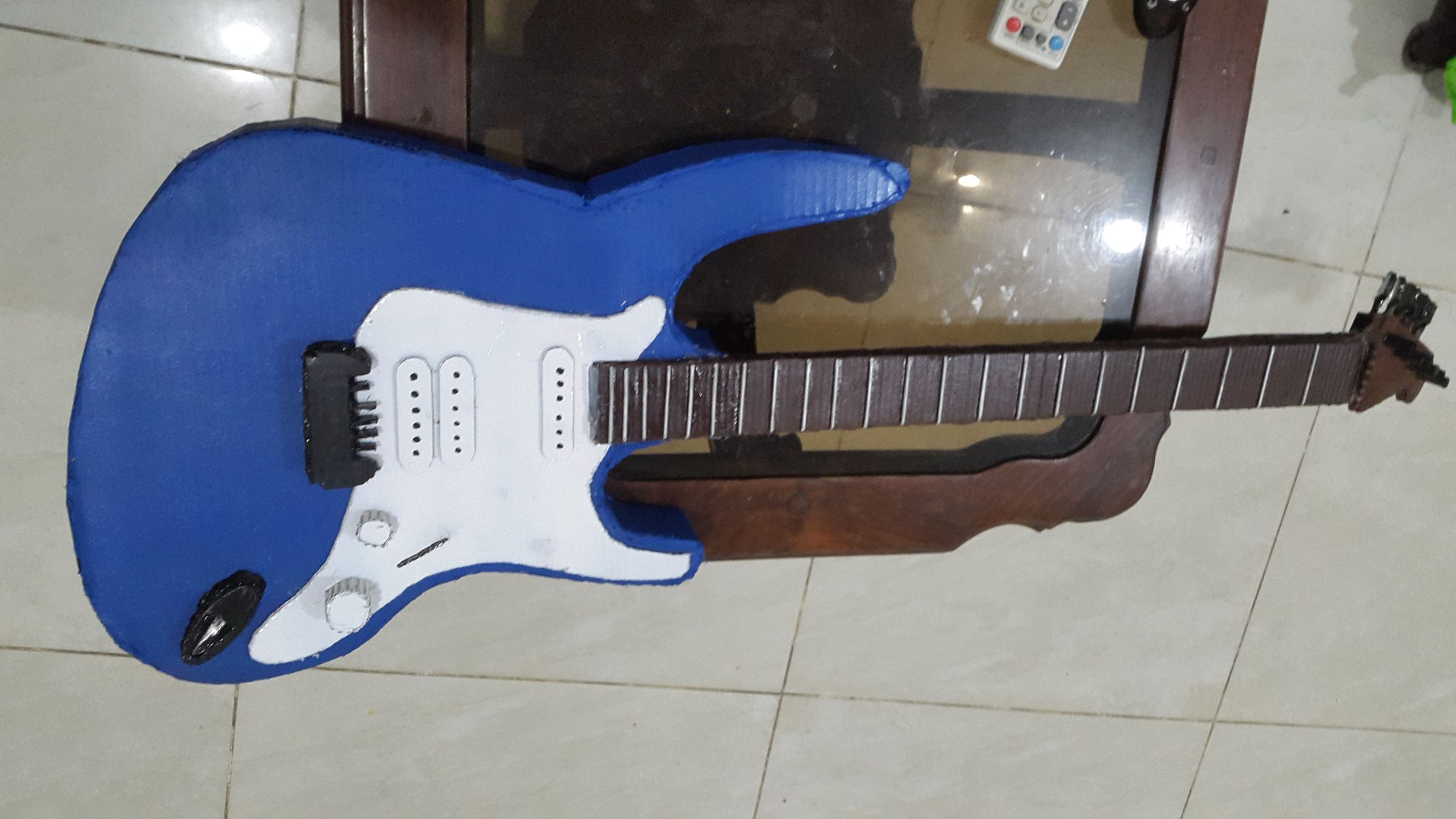 Cardboard Electric Guitar : 12 Steps (with Pictures) - Instructables