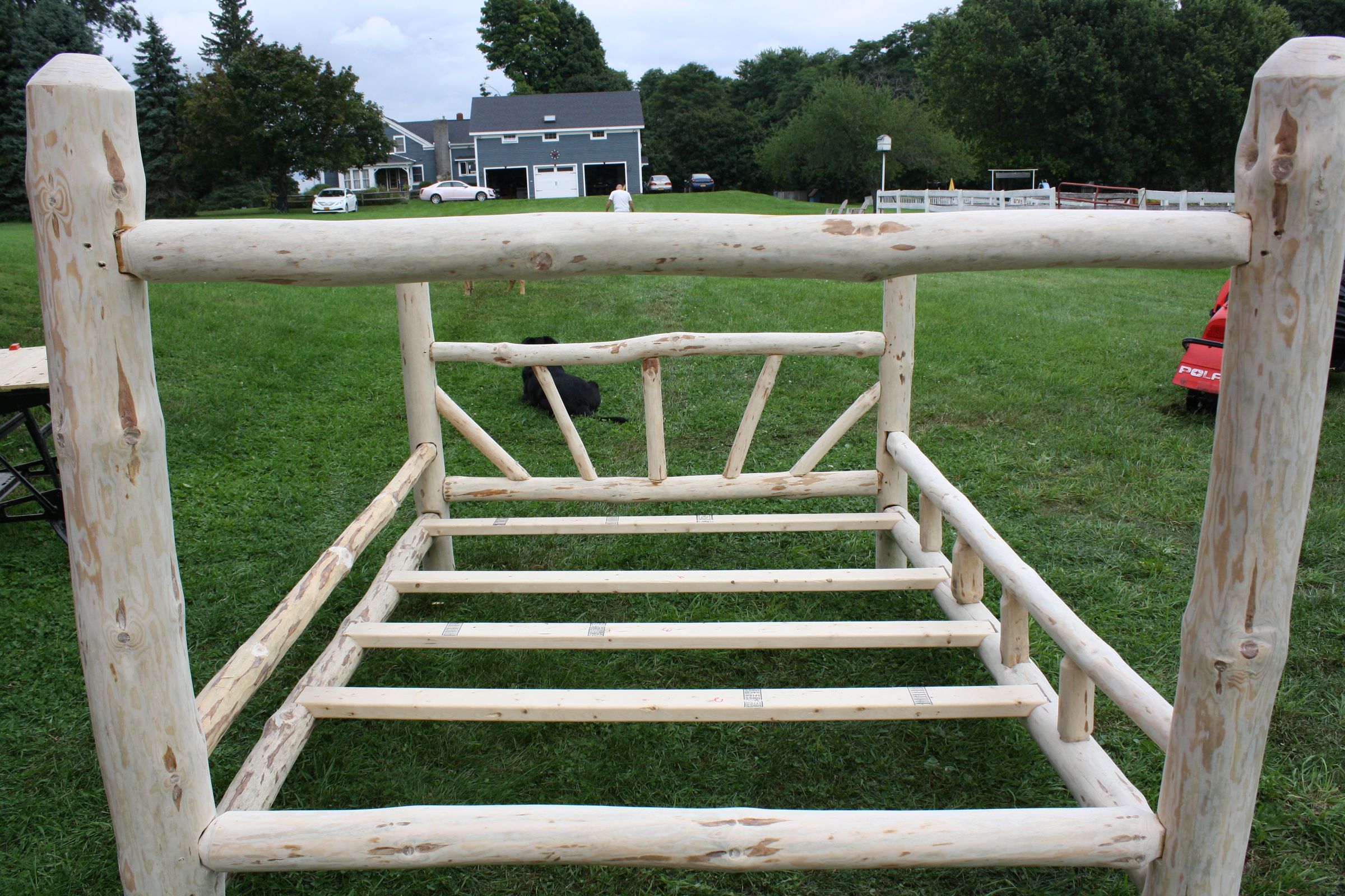 Rustic Bed Frame - Queen Size : 15 Steps (with Pictures) - Instructables