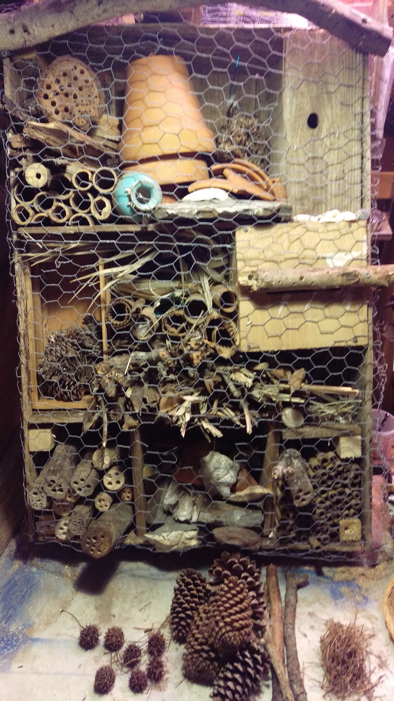 Bee Condo Insect Hotel : 9 Steps (with Pictures) - Instructables