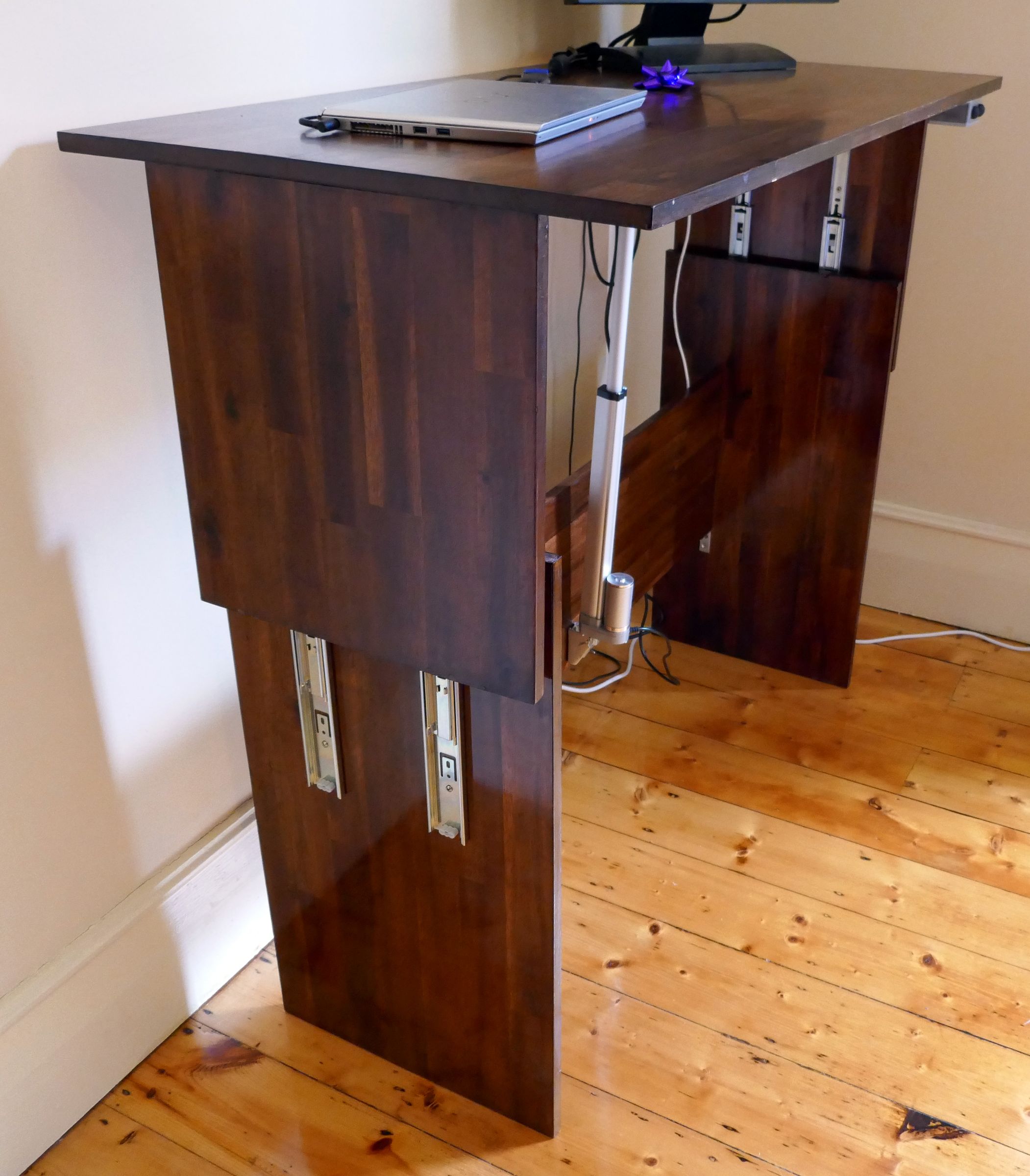 Automatic Sit/Stand Desk : 14 Steps (with Pictures) - Instructables